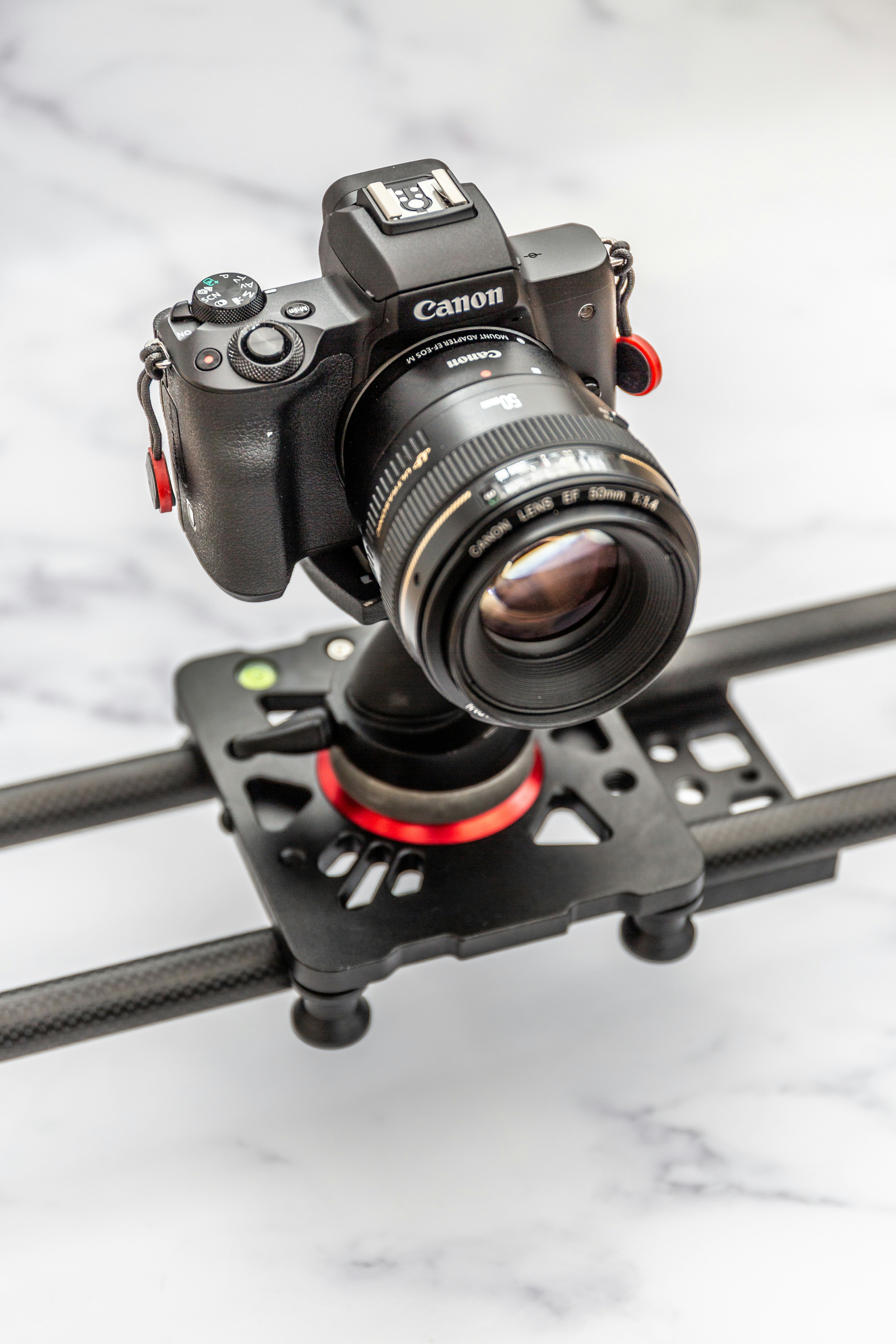 Canon on a Rig: Close-Up of a DSLR Micro-Mocap Setup
