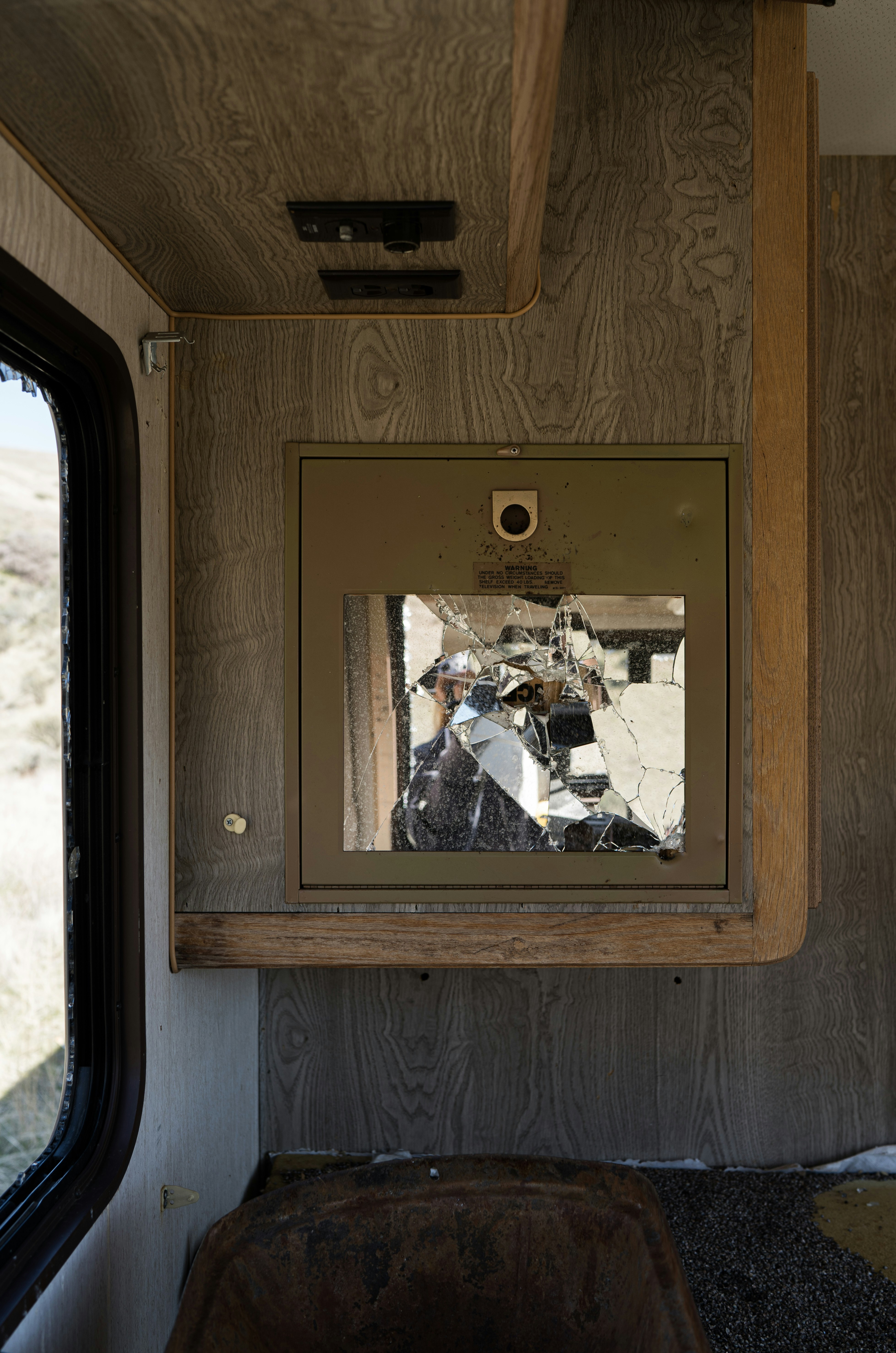 Broken Mirror Pictures | Download Free Images on Unsplash