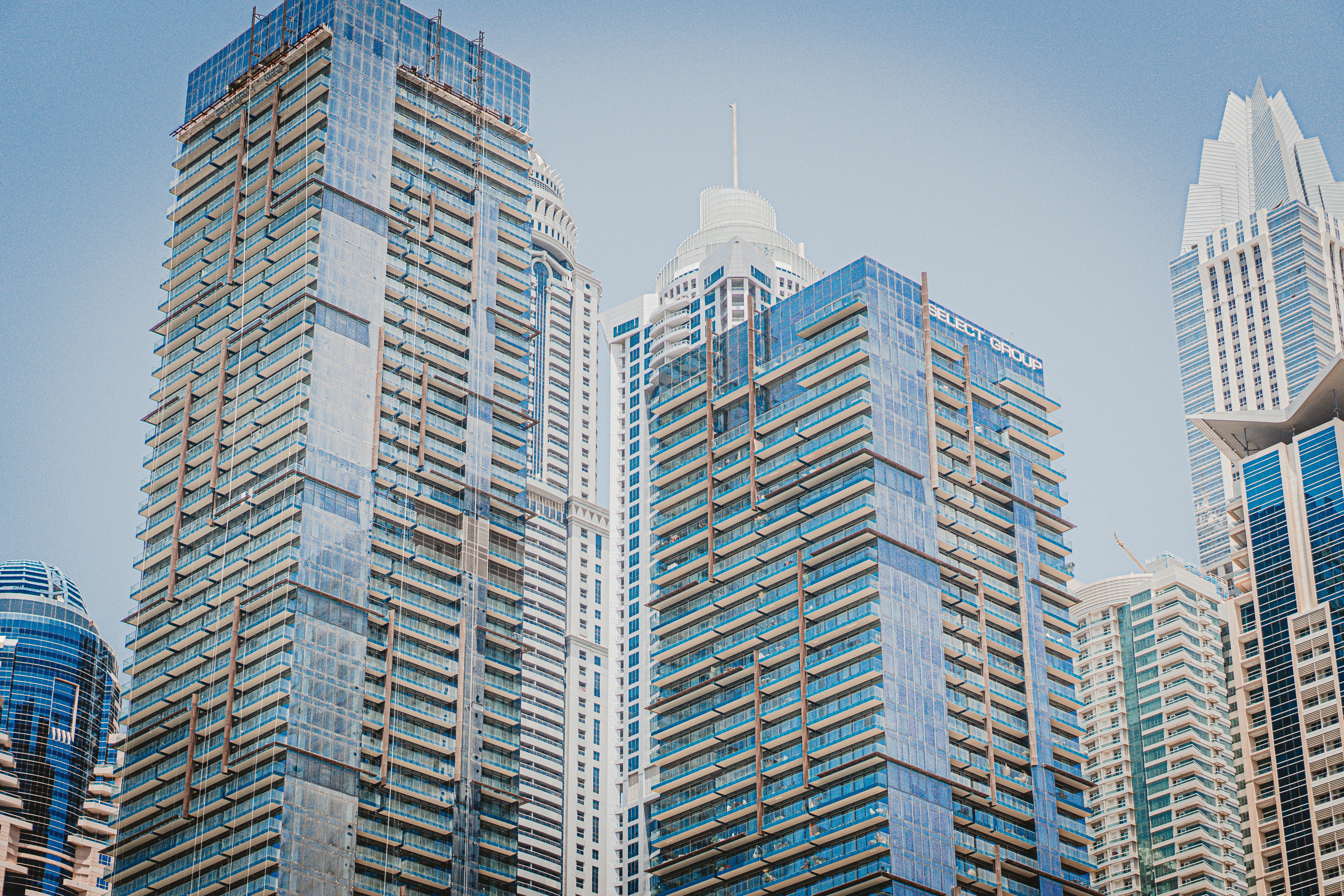 White and brown high rise building photo – Free Dubai - vereinigte ...