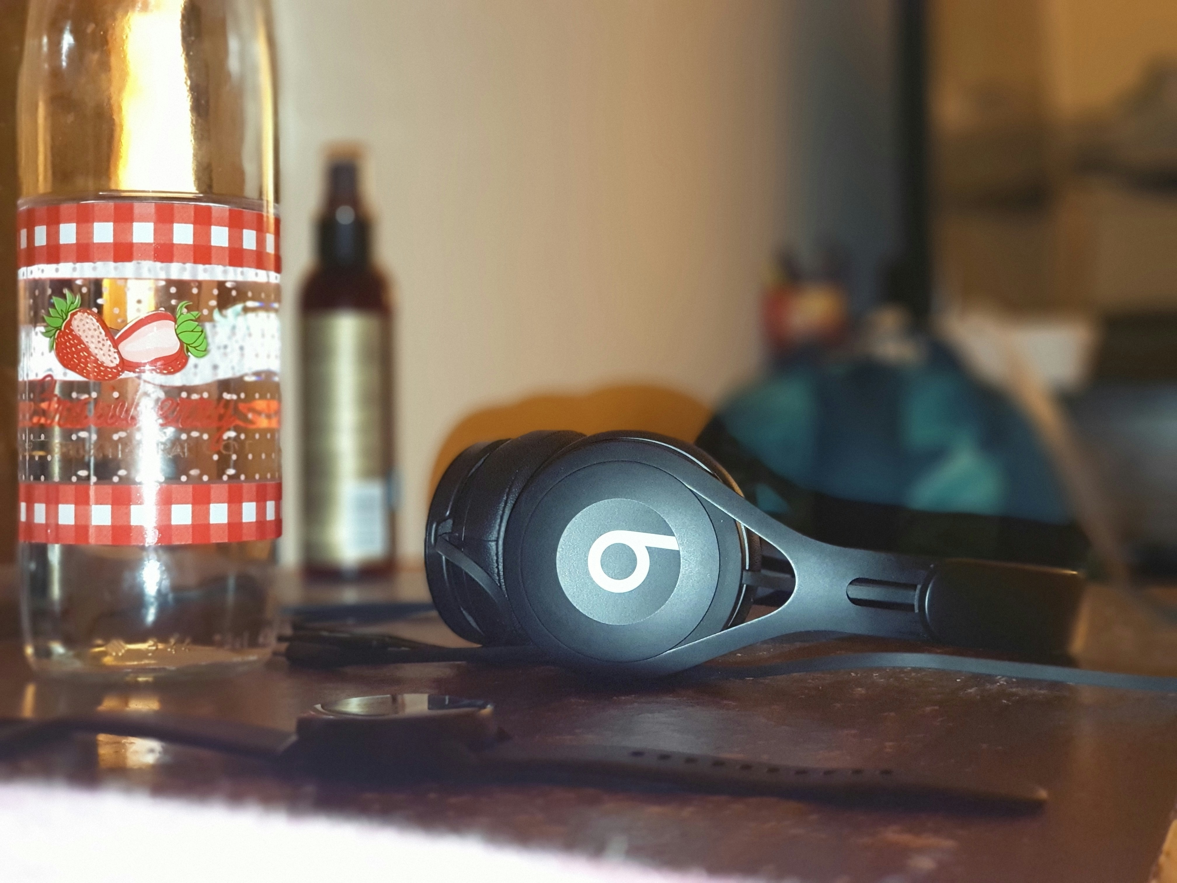 Black and blue beats by dr dre headphones photo – Free Sharjah - united ...