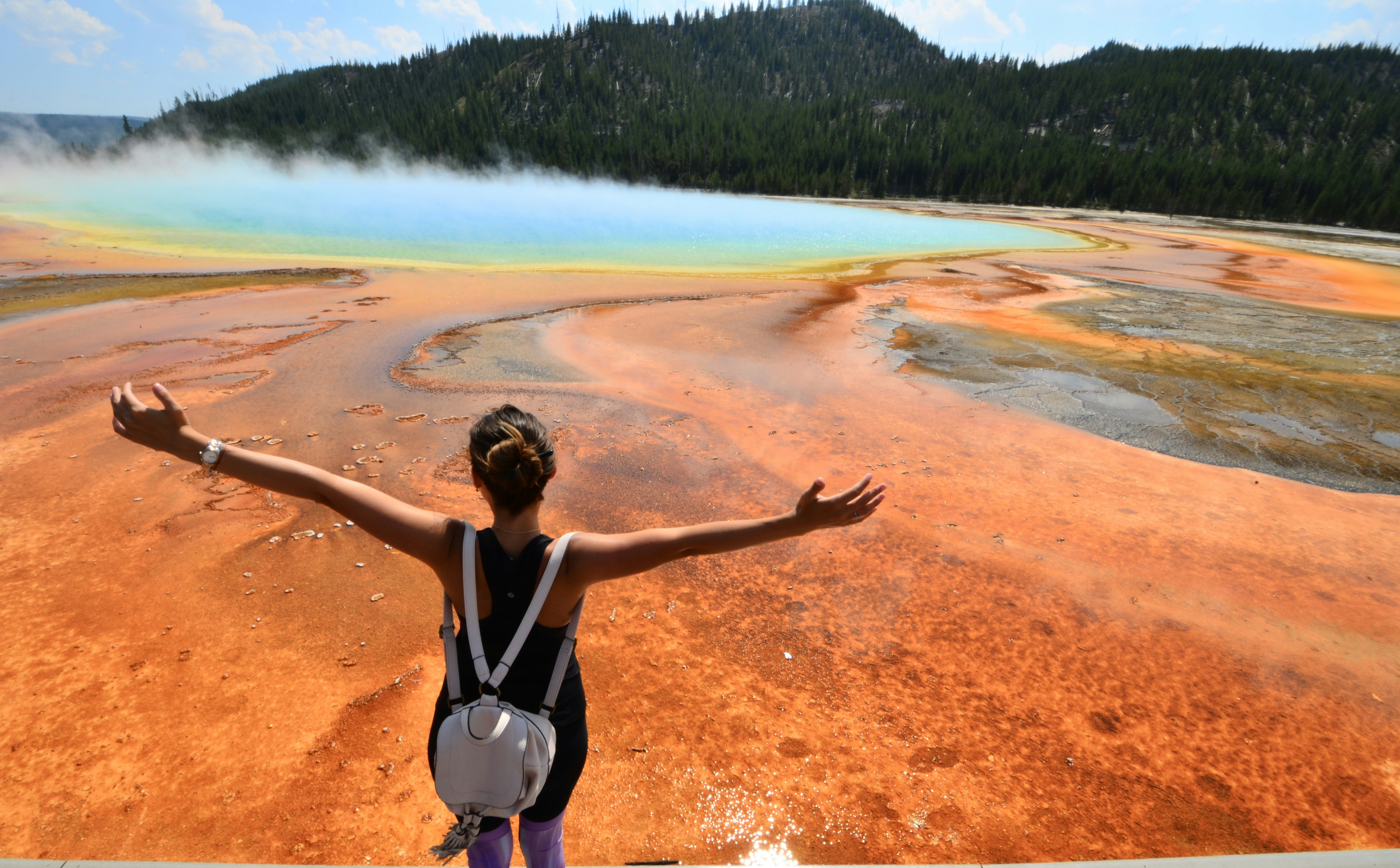 Arms Open to a Rainbow of Thermal Horizons