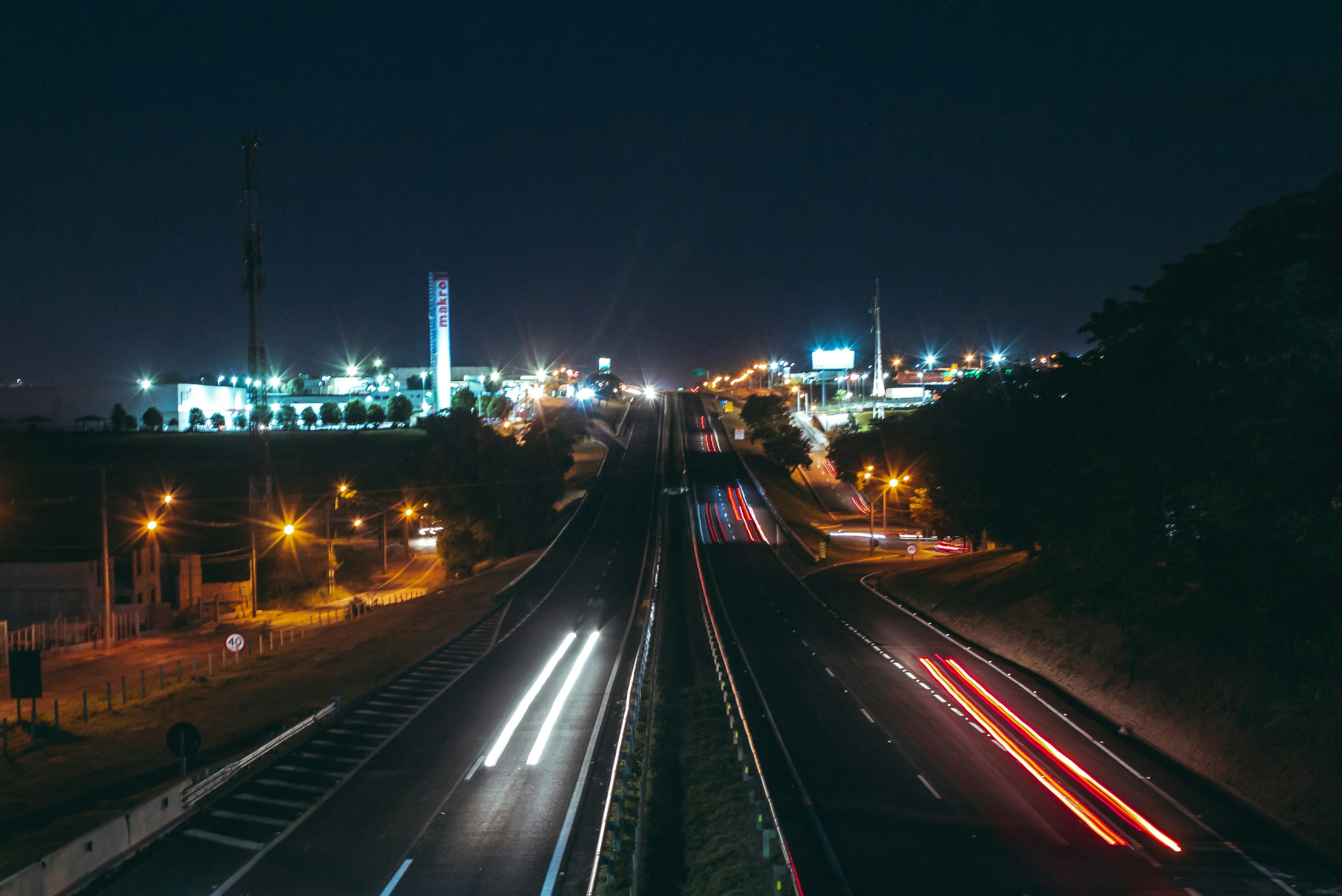 Urban Nocturne: Symphony of Light TrailsRaphael Fernandes