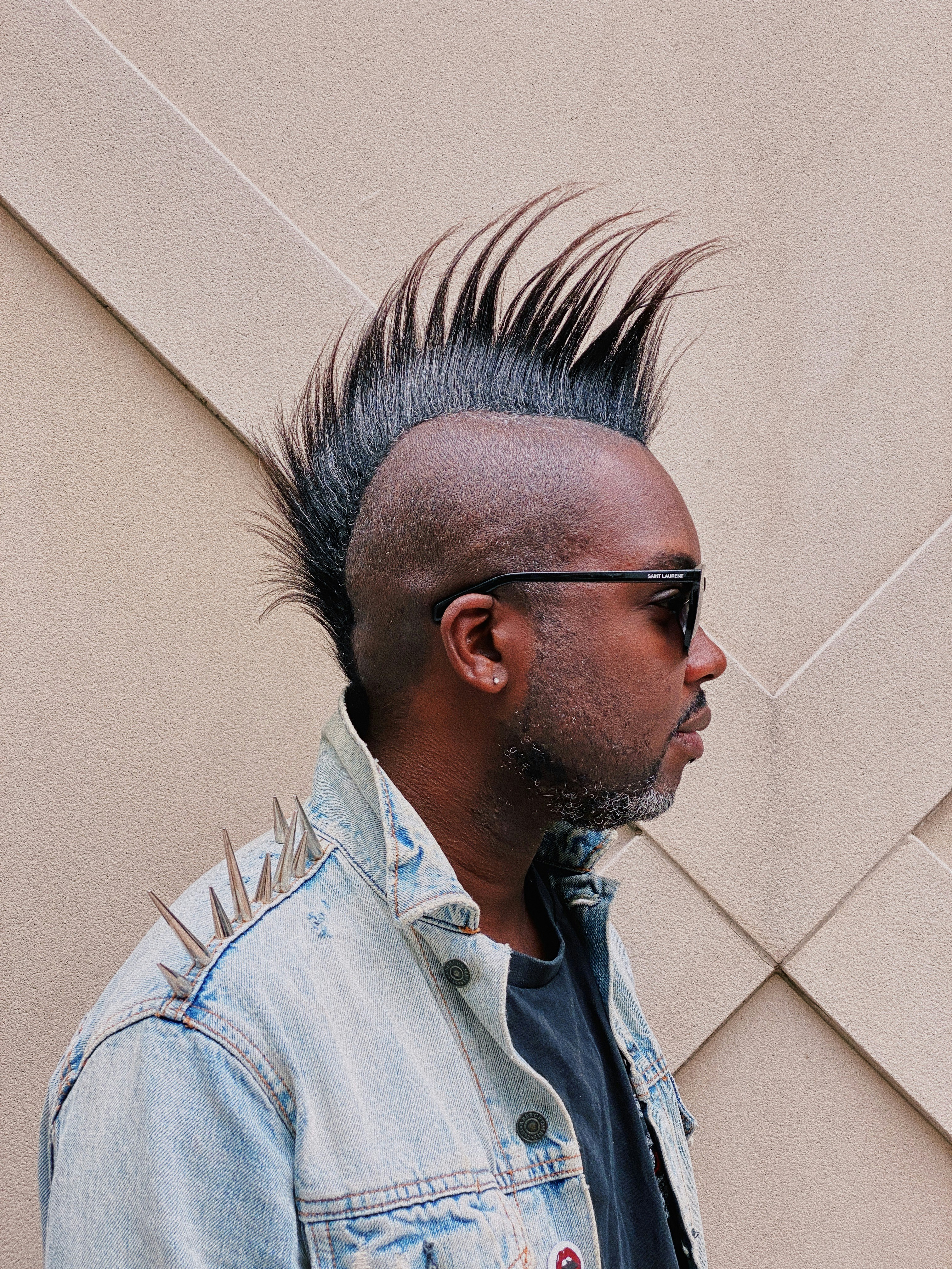Mohawk Momentum: Urban Style in Profile