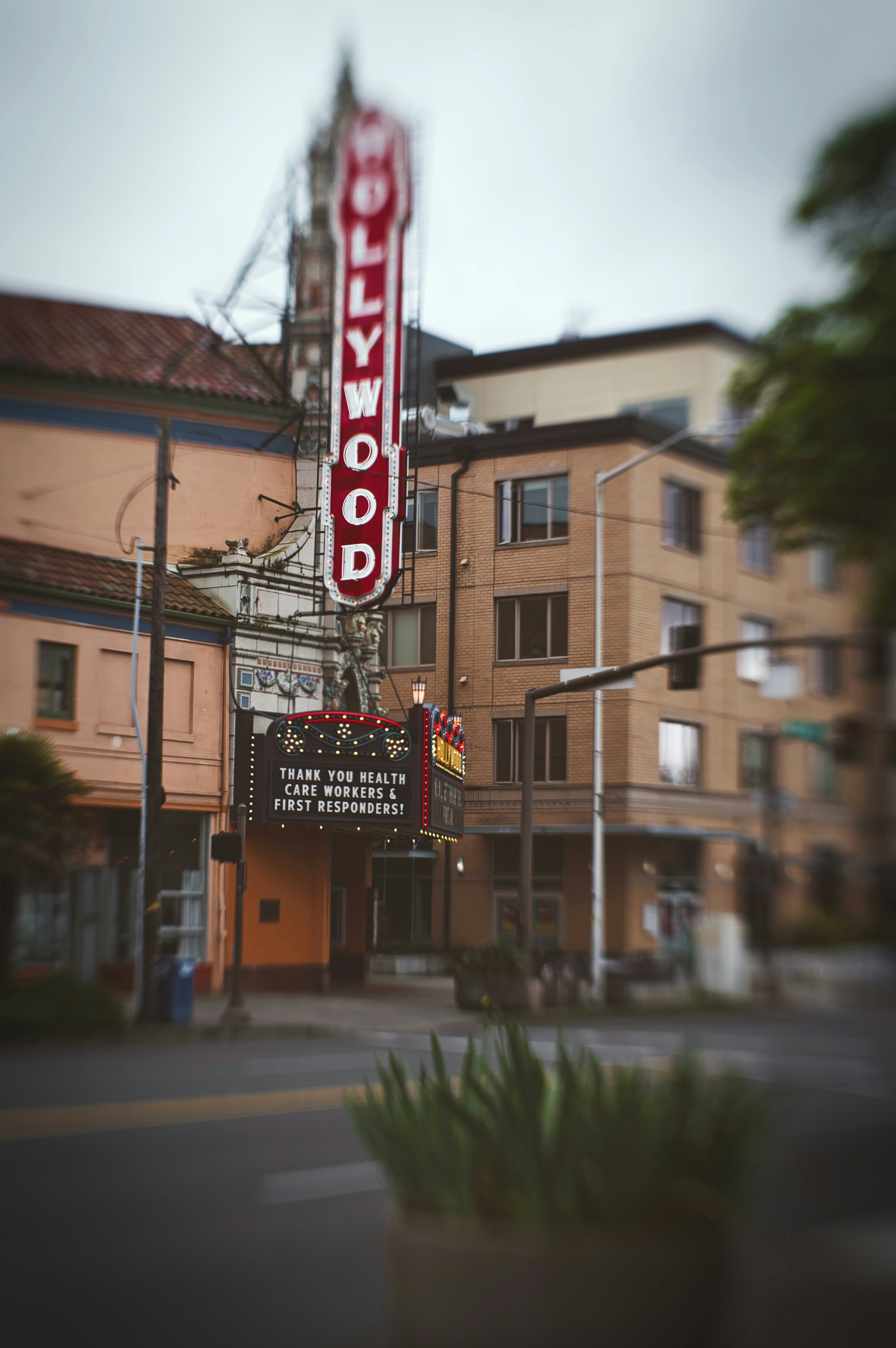 A building with a sign that says hollywood photo – Free Portland Image ...