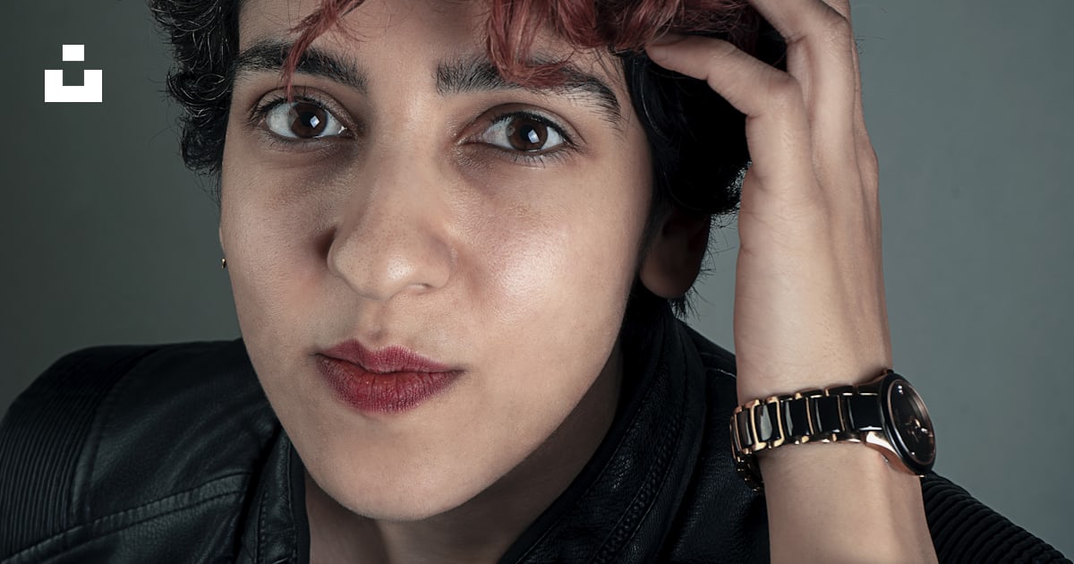 Foto Mujer Con Chaqueta De Cuero Negra Imagen Irán Gratis En Unsplash