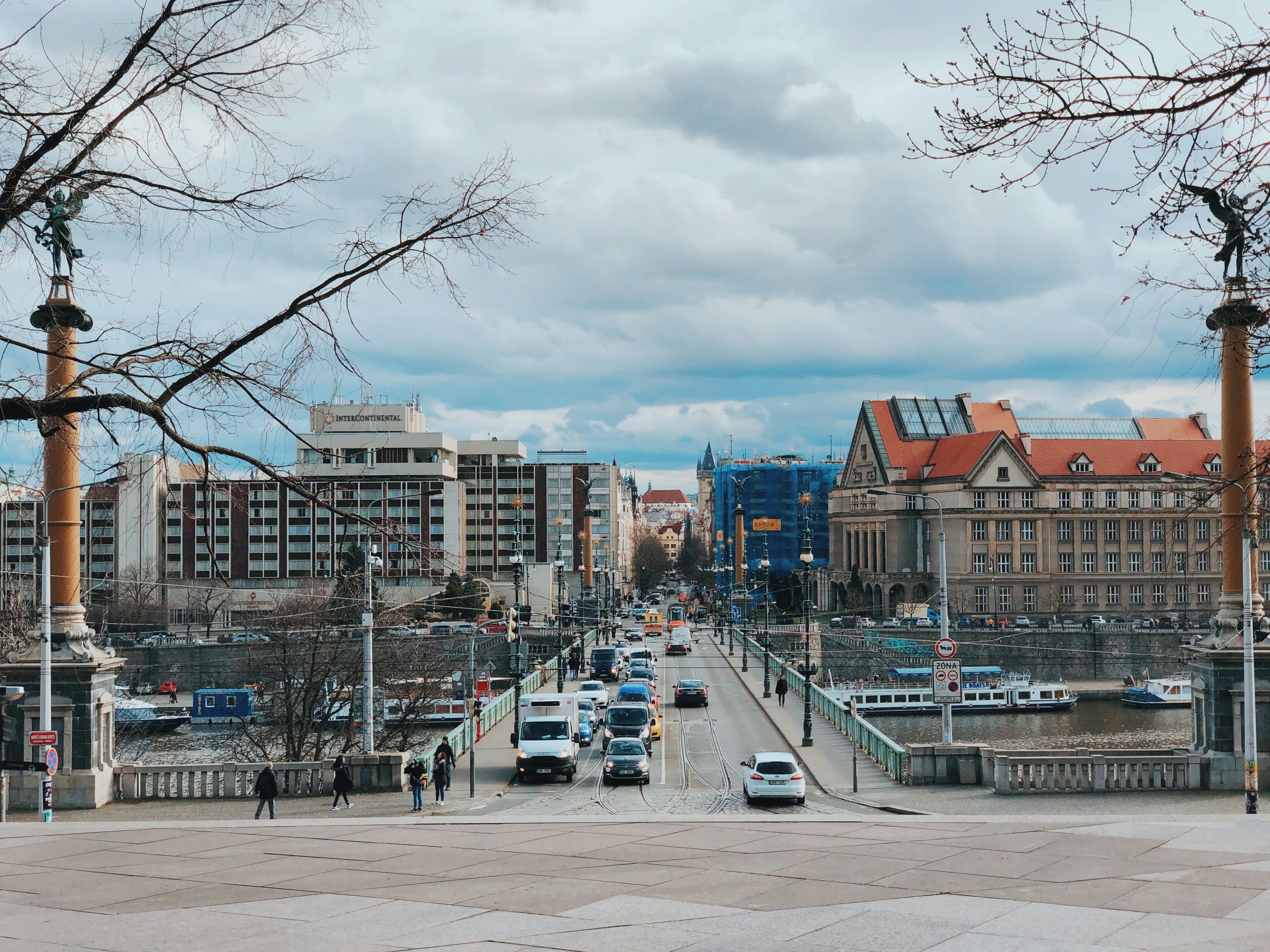 Horizon Between Columns: A Street's Quiet Symmetry