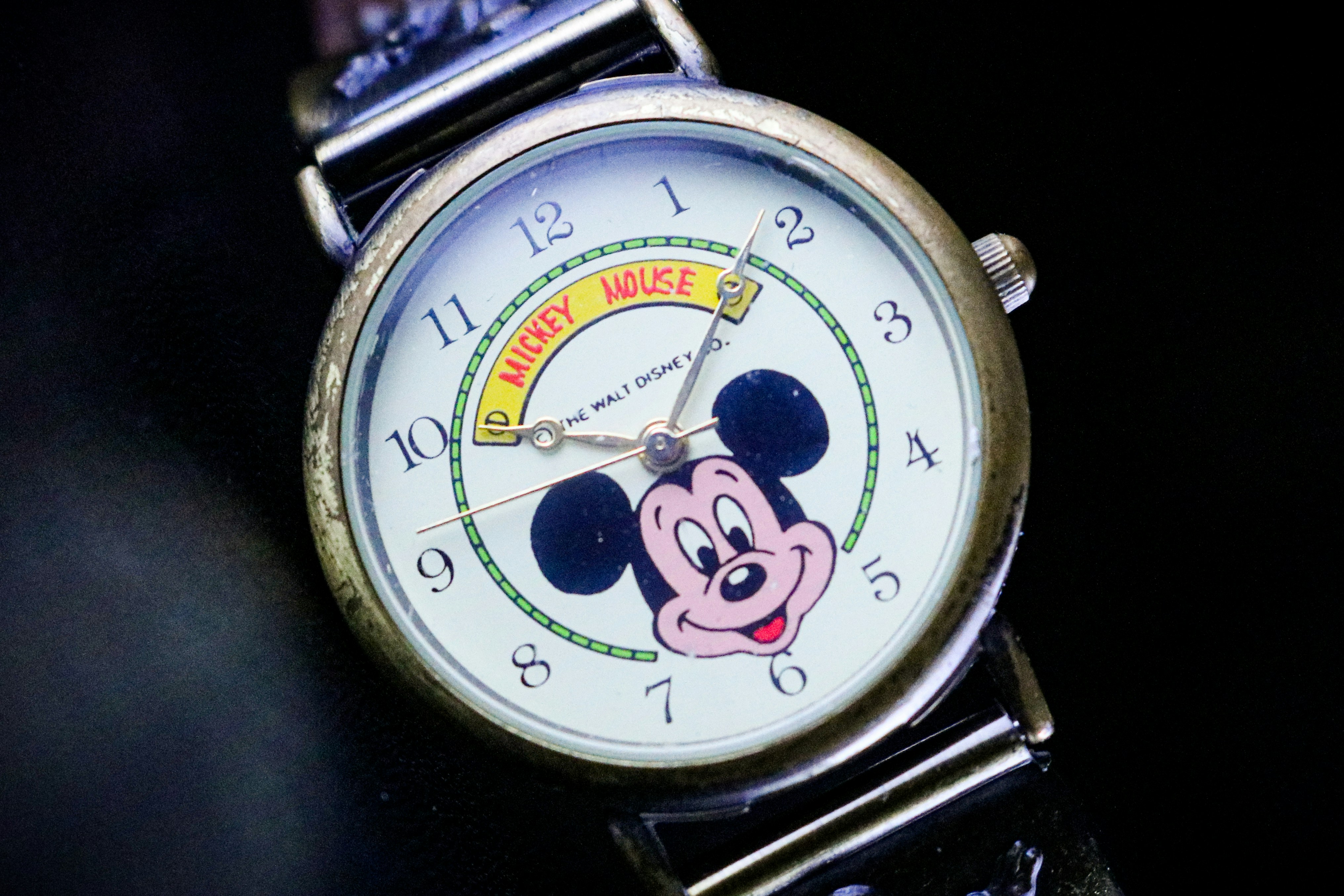 Tick-Tock Toon: A Vintage Mickey Mouse Wristwatch in Close-Up