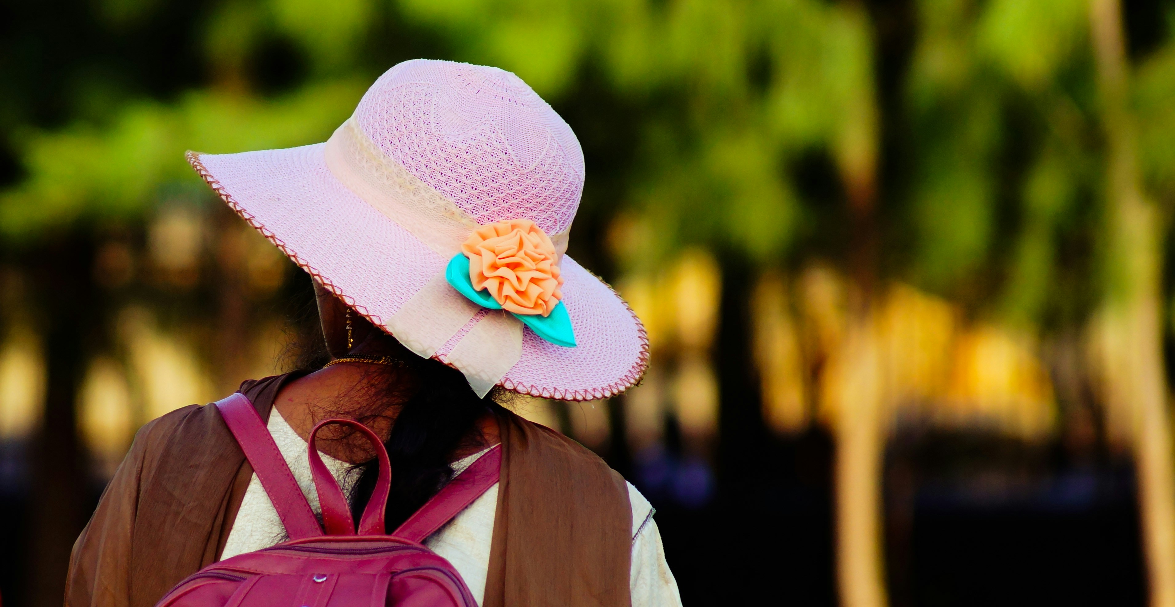 Lady, Pink hat