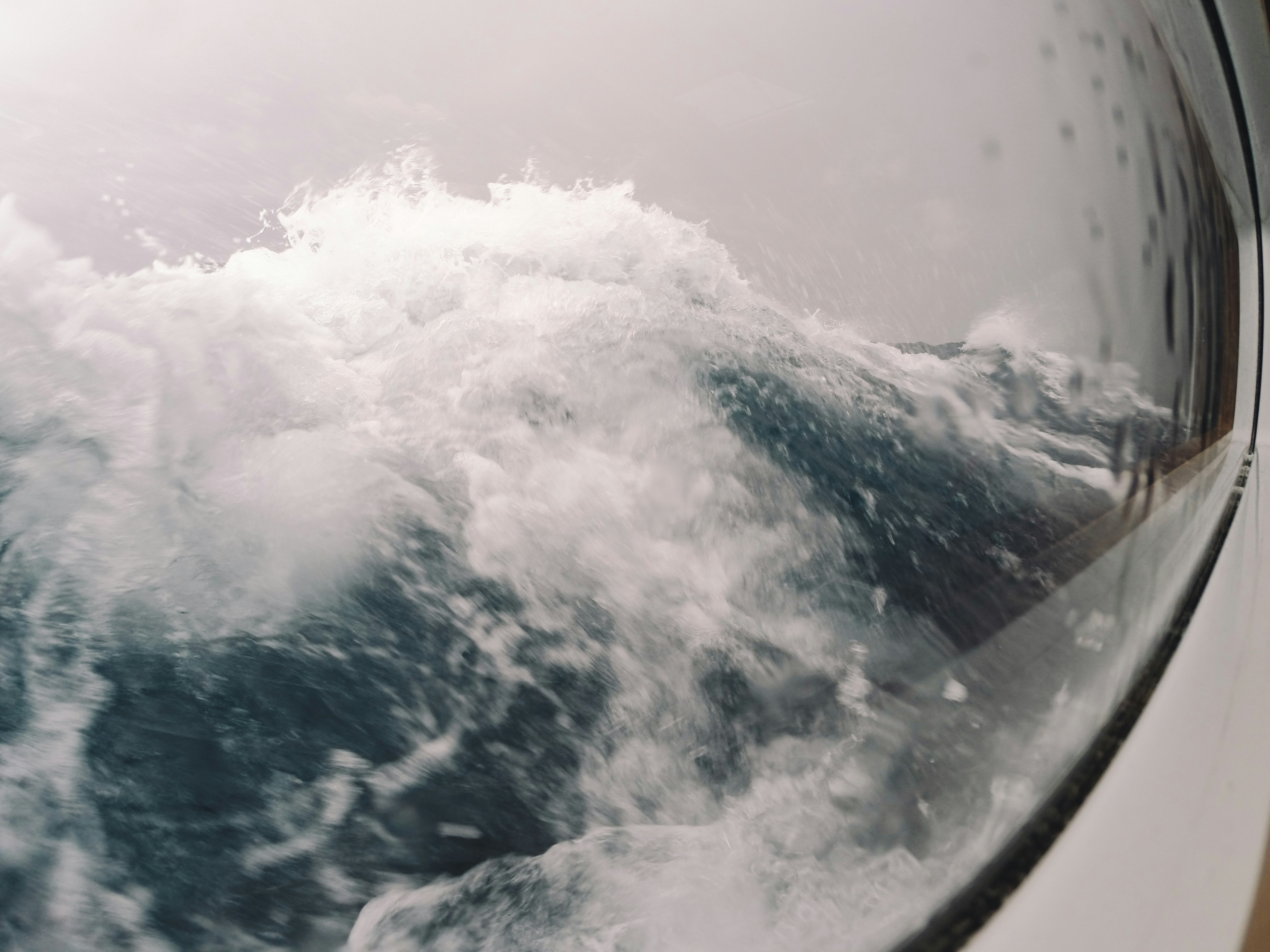 Water splash on car window photo – Free Grey Image on Unsplash