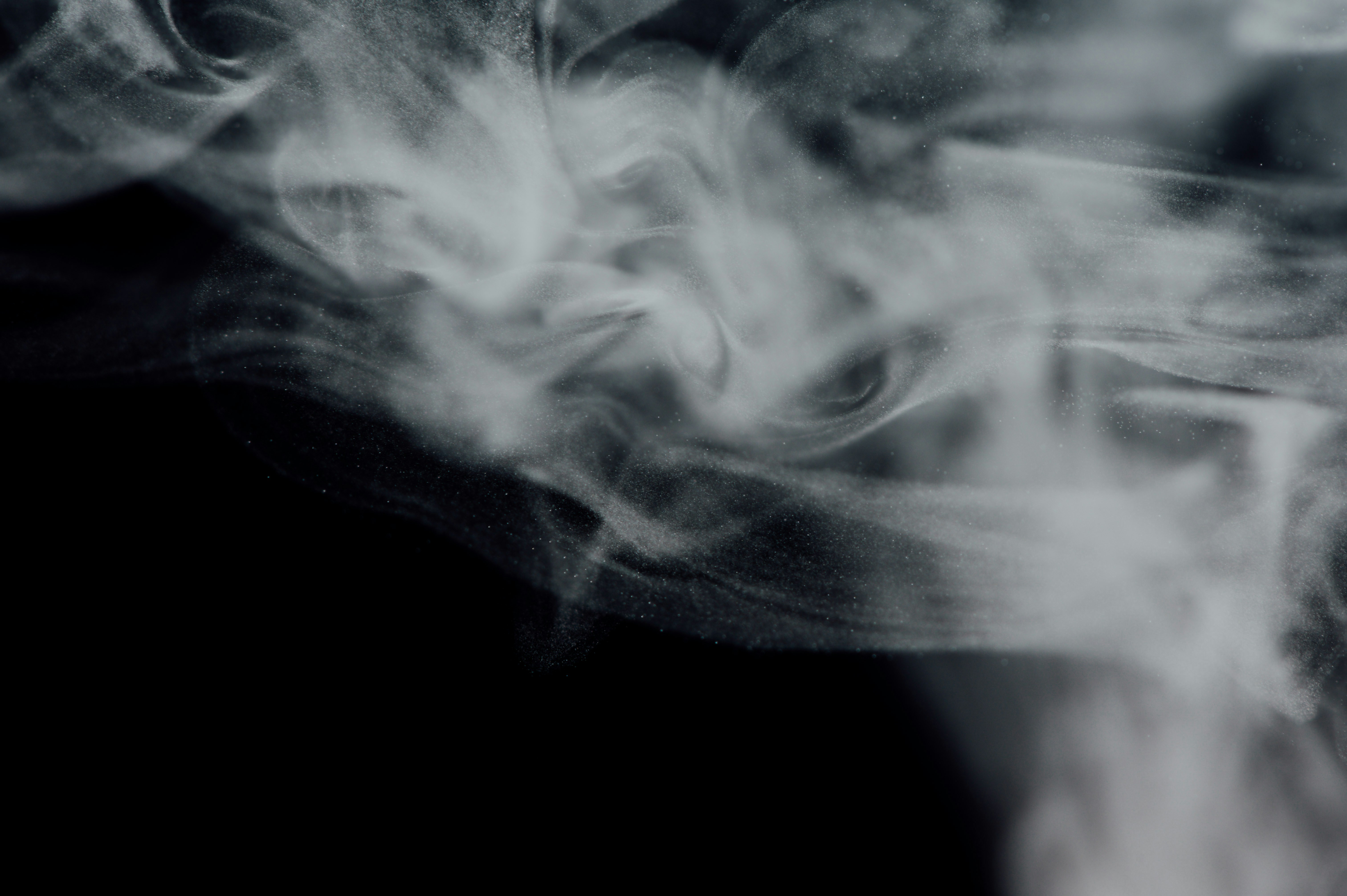 fumée blanche sur fond noir photo – Photo Gris Gratuite sur Unsplash