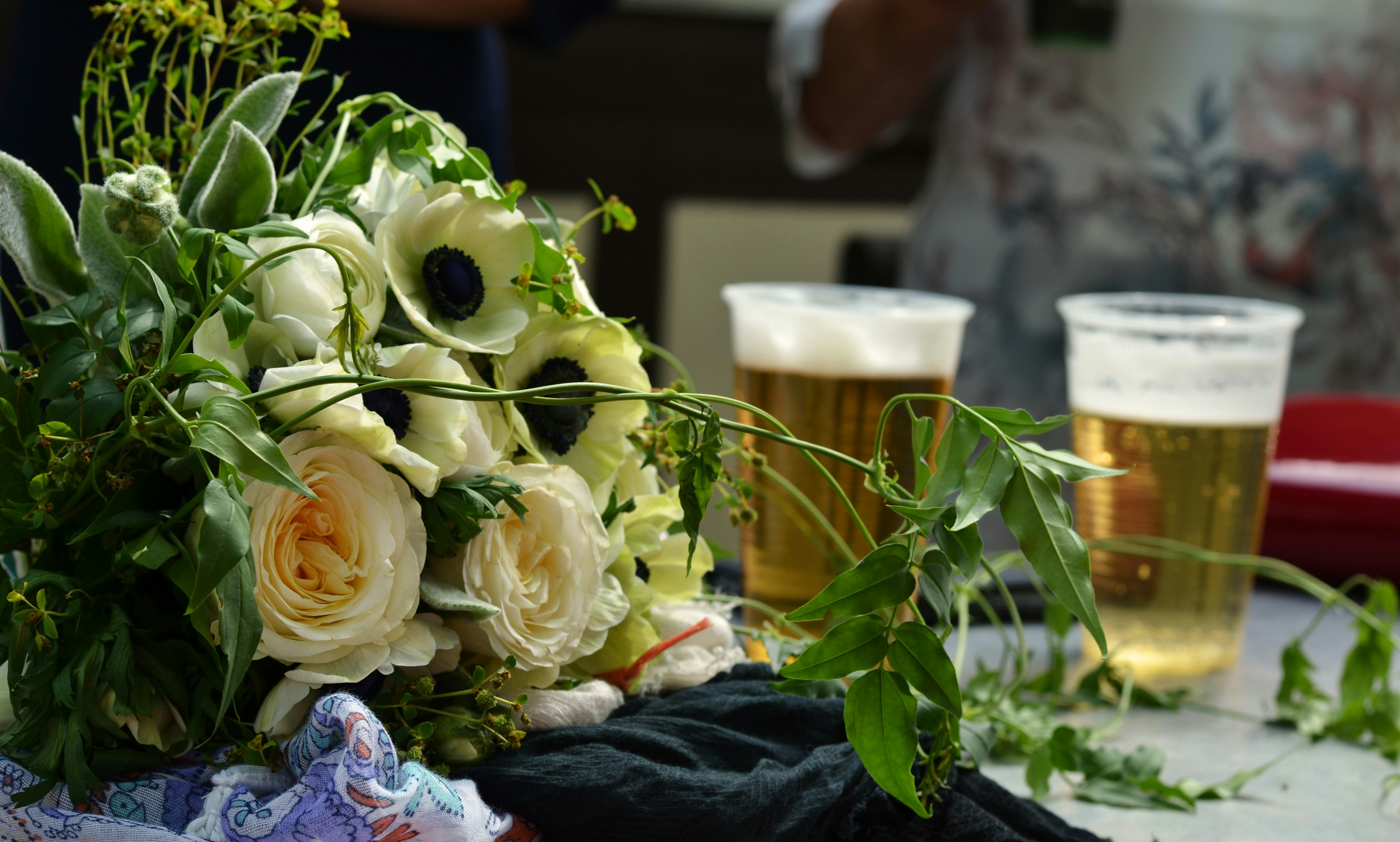 Bouquet Corner with Refreshments: Roses, Anemones and Beer