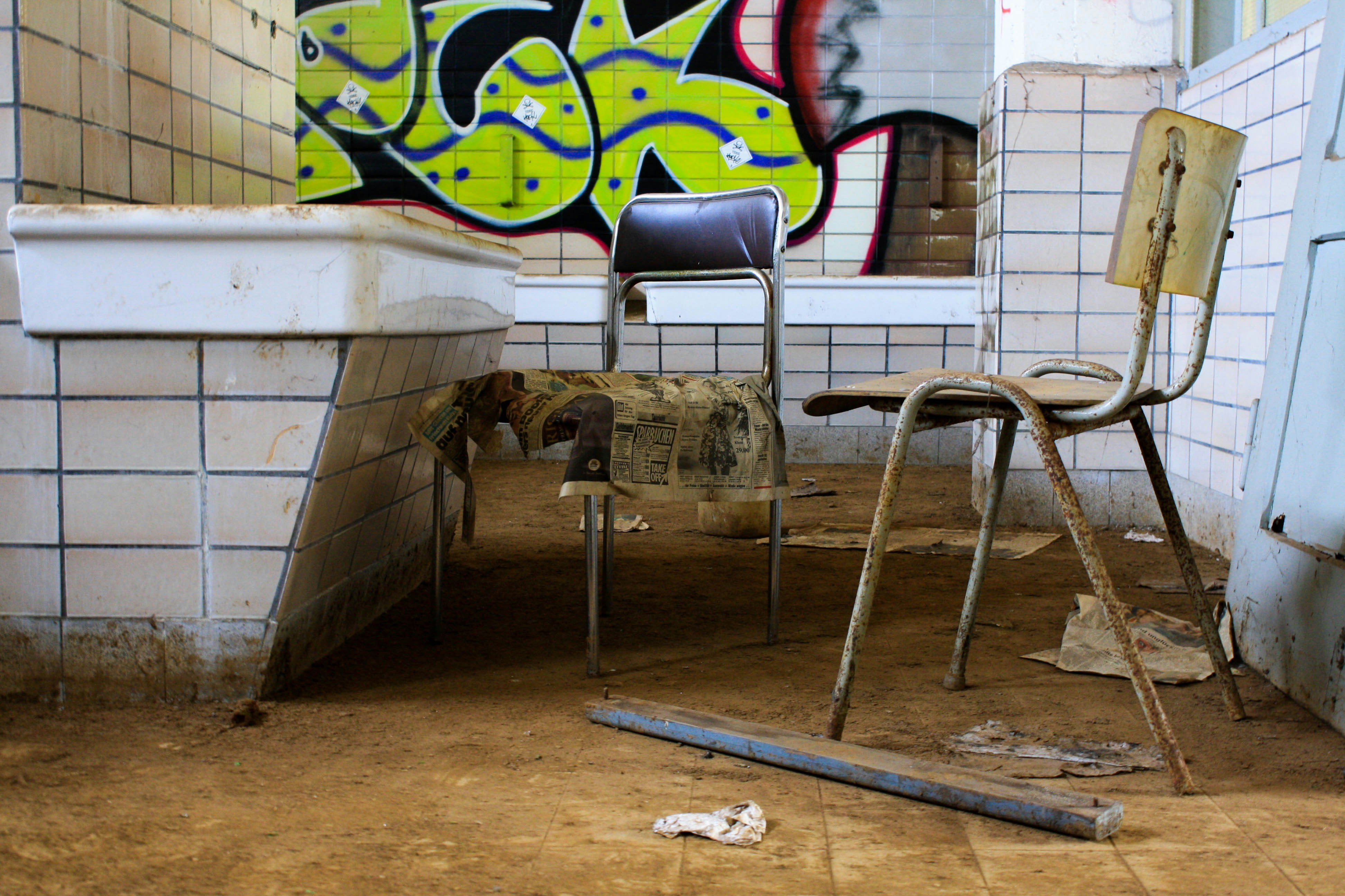 Echoes of Abandonment: Classroom Past