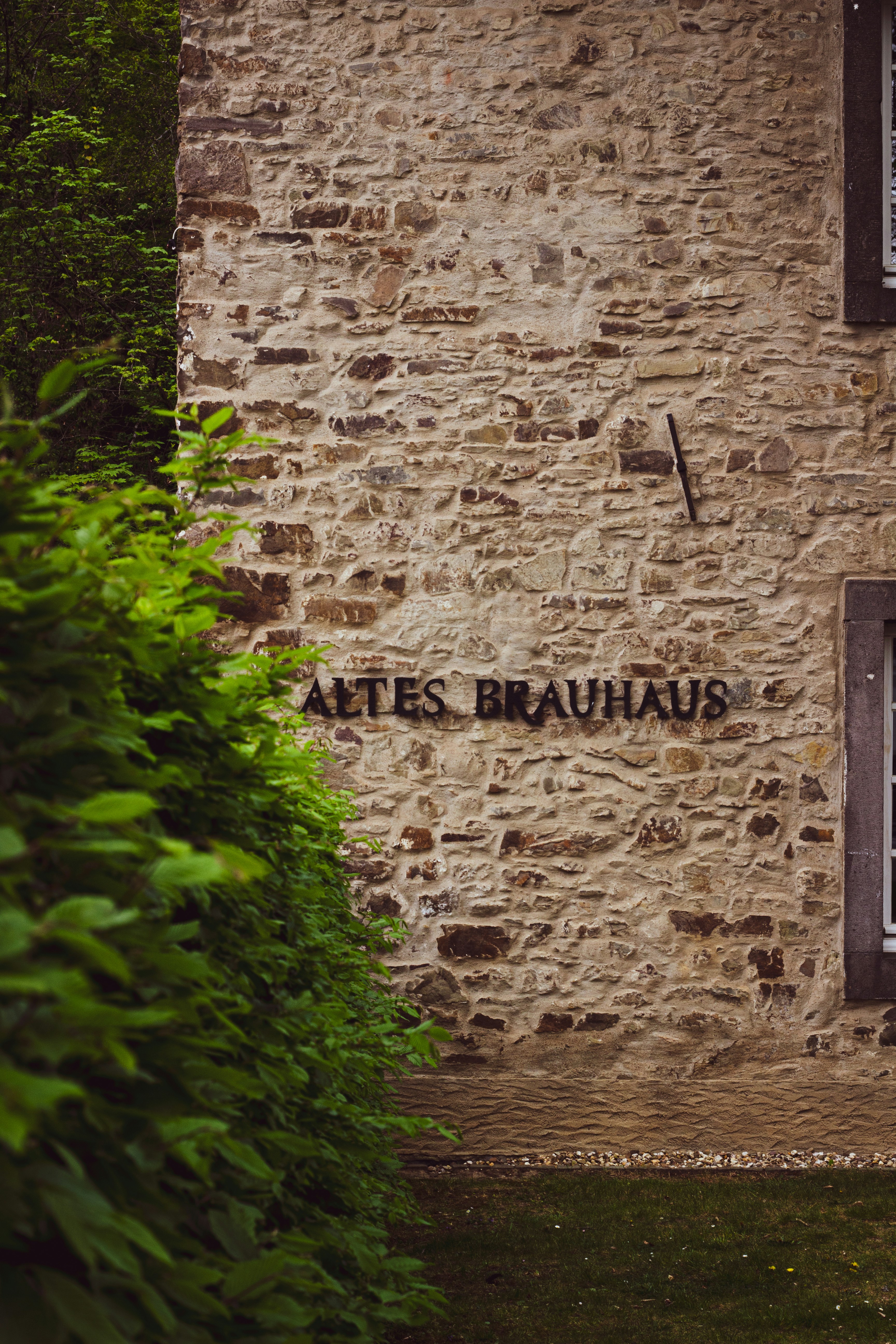 Stonewall Sign of Ale and Quiet Garden