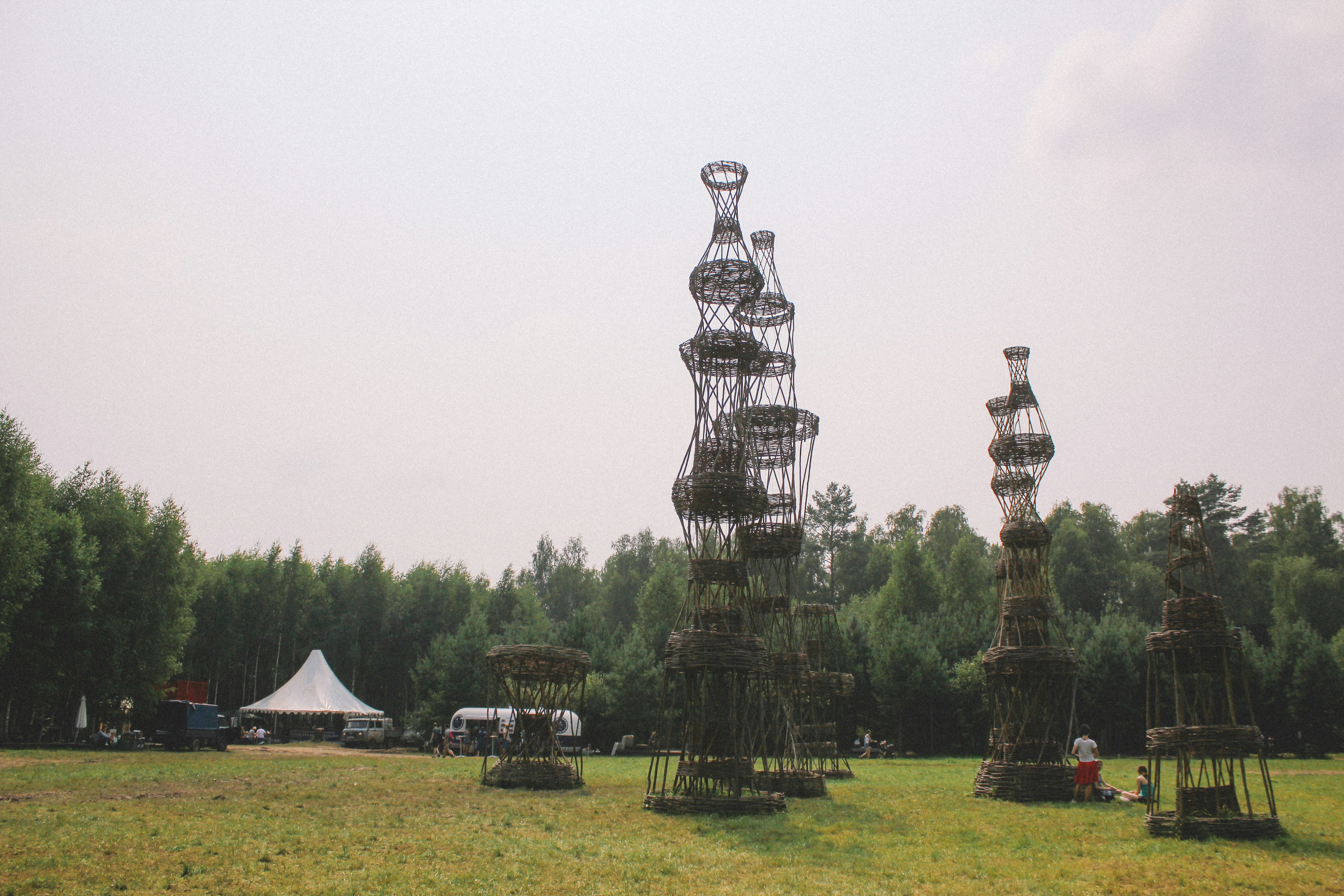 Lattice Giants in a Meadow