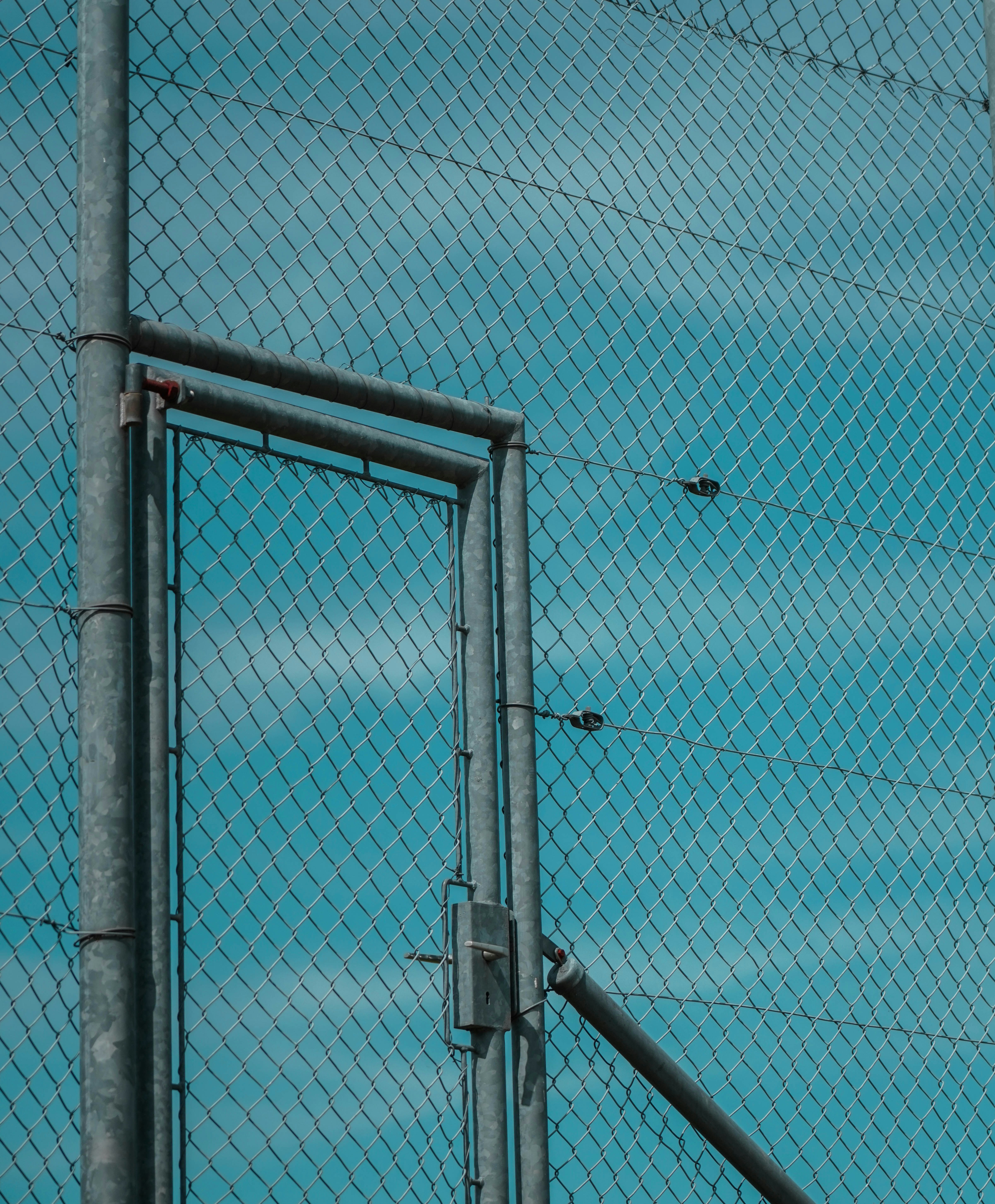 Gateframe in a Vertigo of Chain-Link