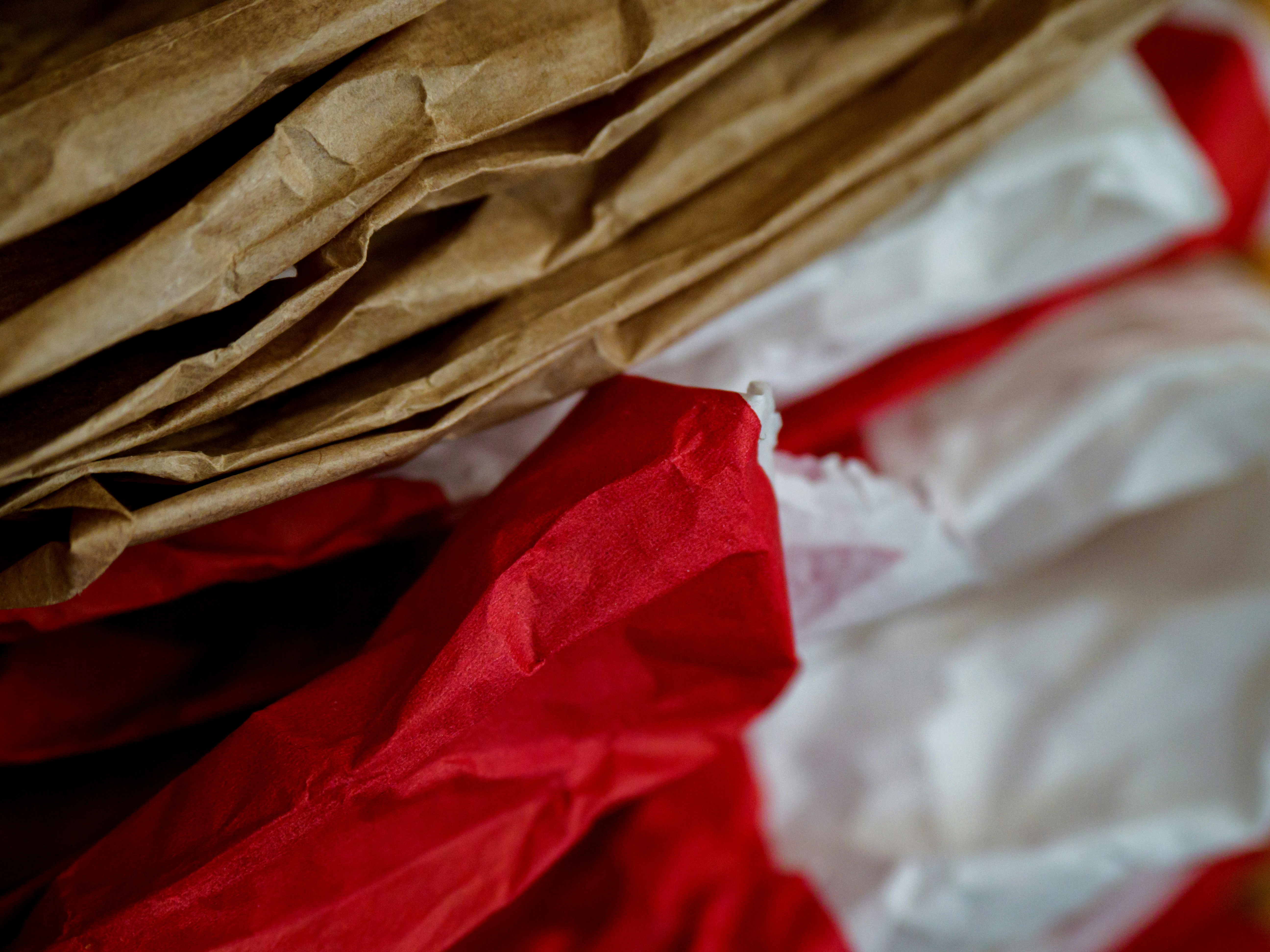 close up, bokeh, macro, blur, blurred background, close focus, kitchen items, kitchen, household items, paper, crumpled paper, texture, background, 