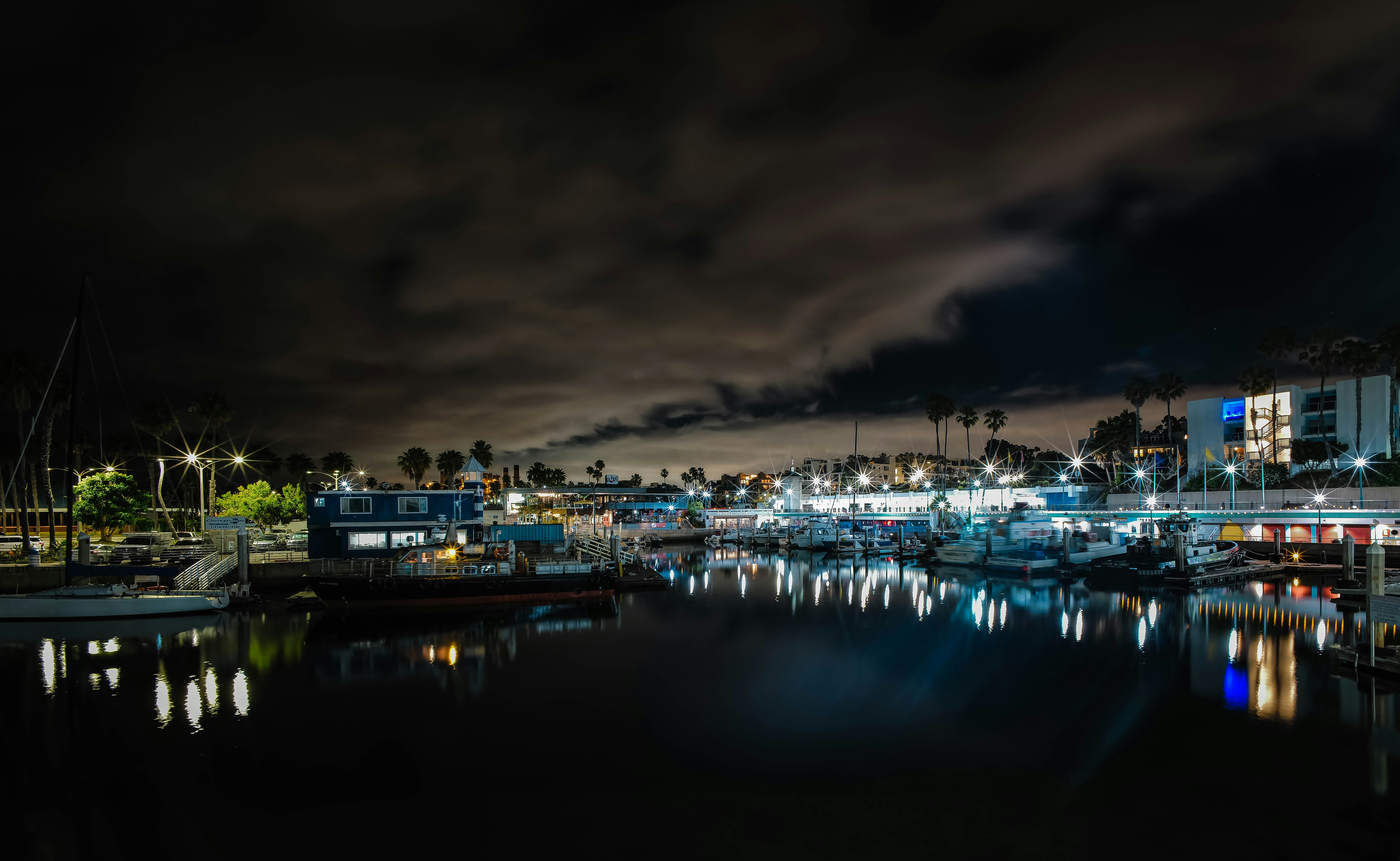 Définition de rade | Dictionnaire français