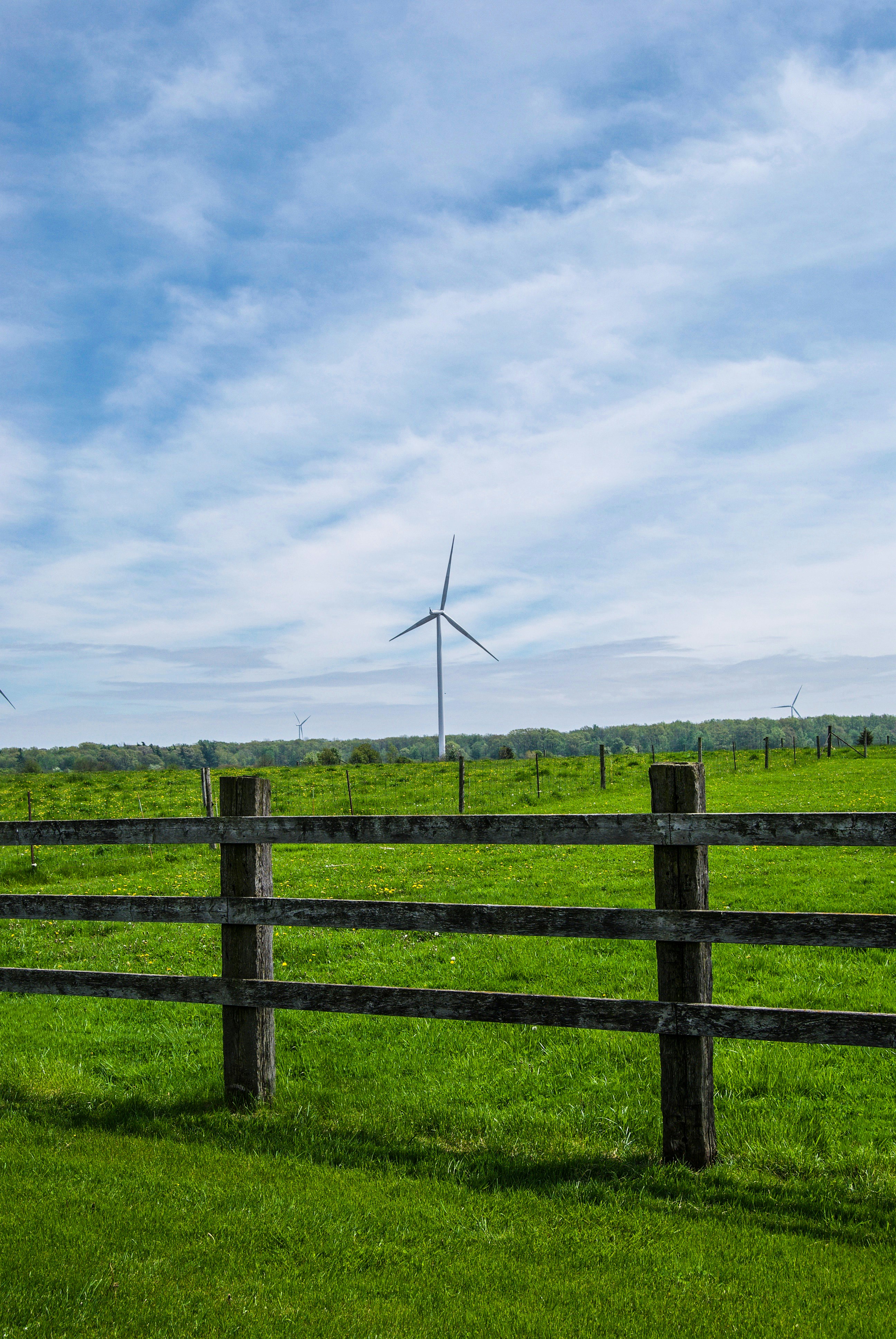 Windmill / wind turbine