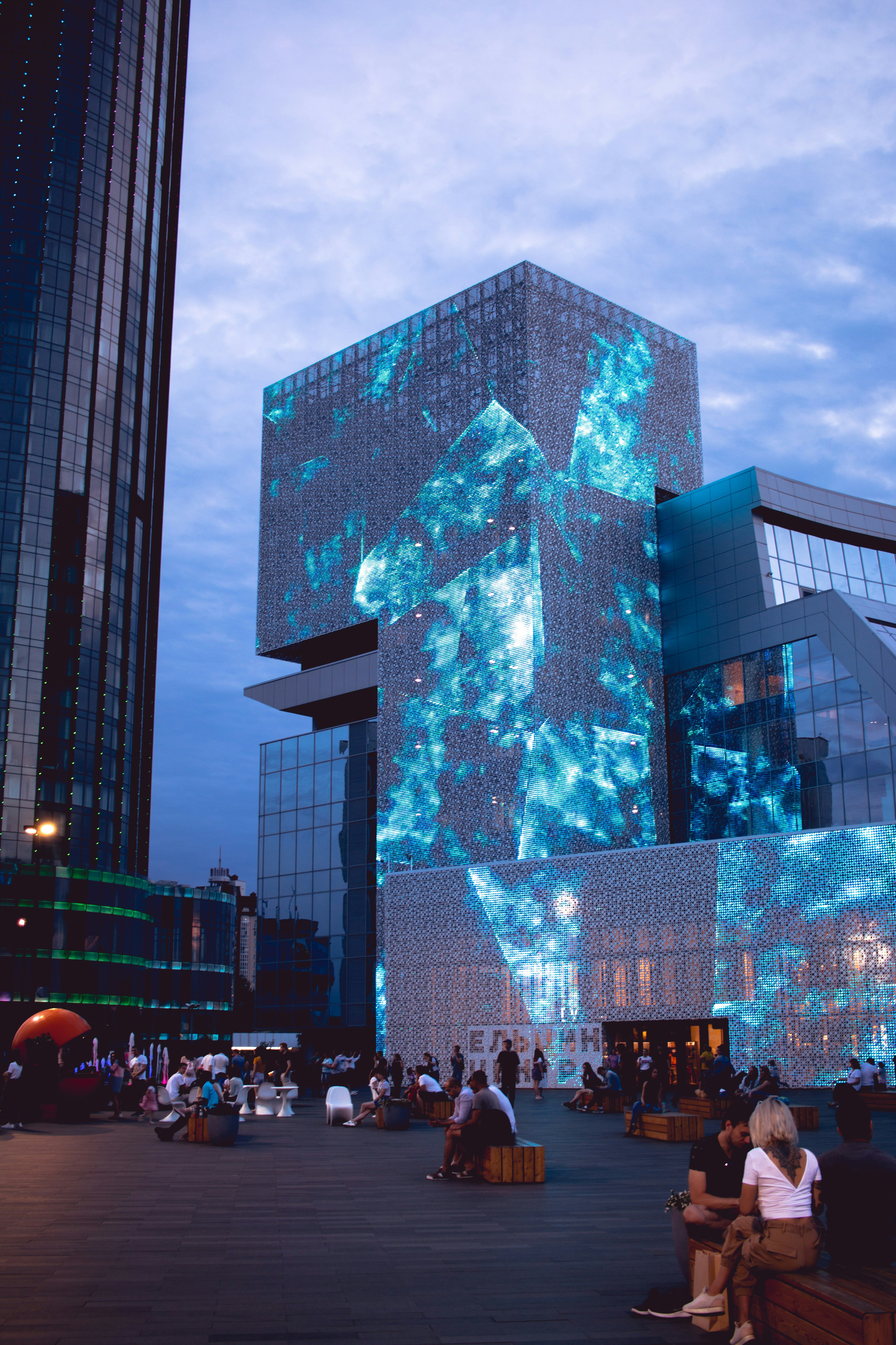 Urban Canvas: A Dance of Light and Architecture