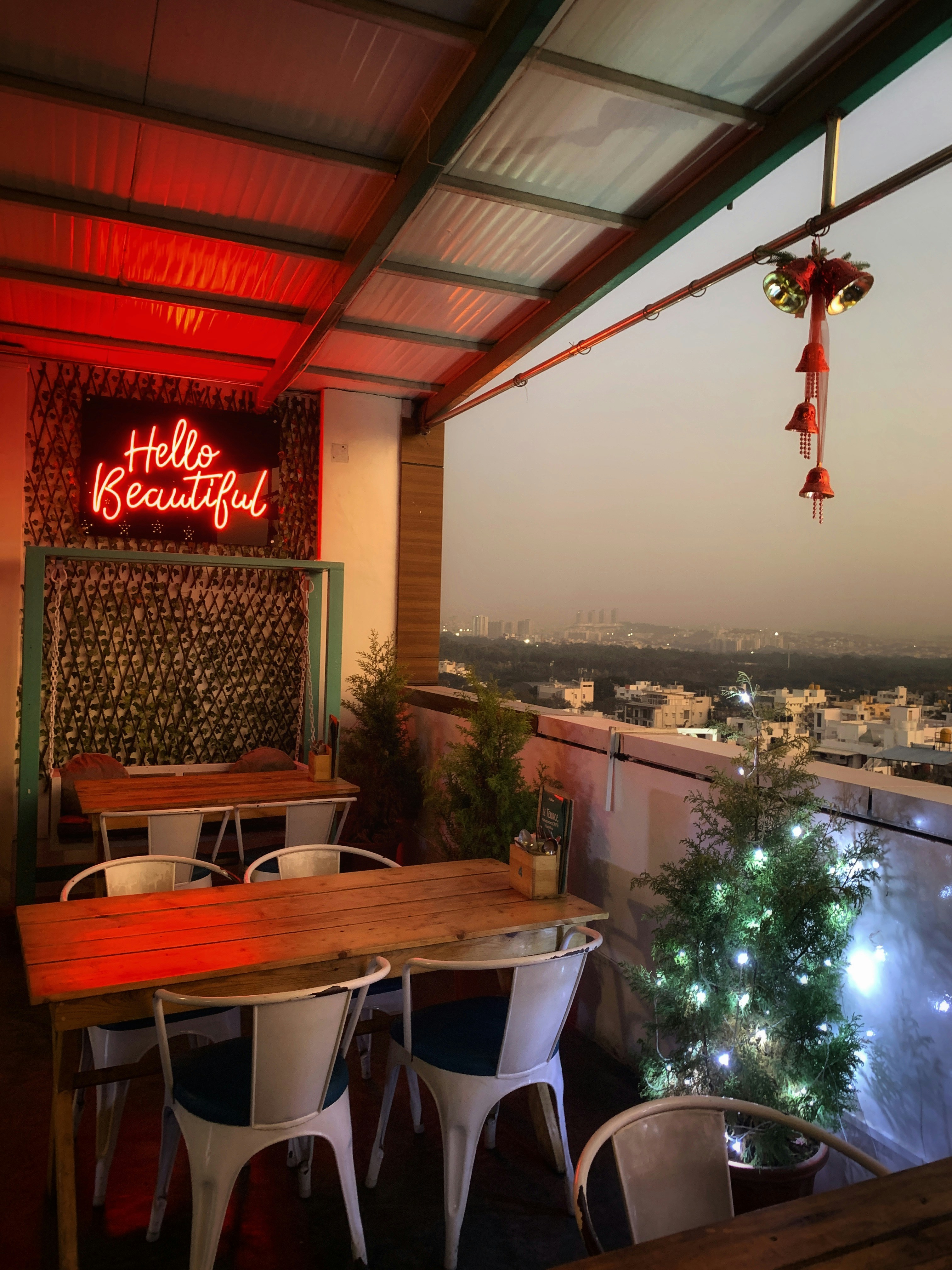 Colouring Success: A Guide to Use Restaurant Colour Schemes Effectively for