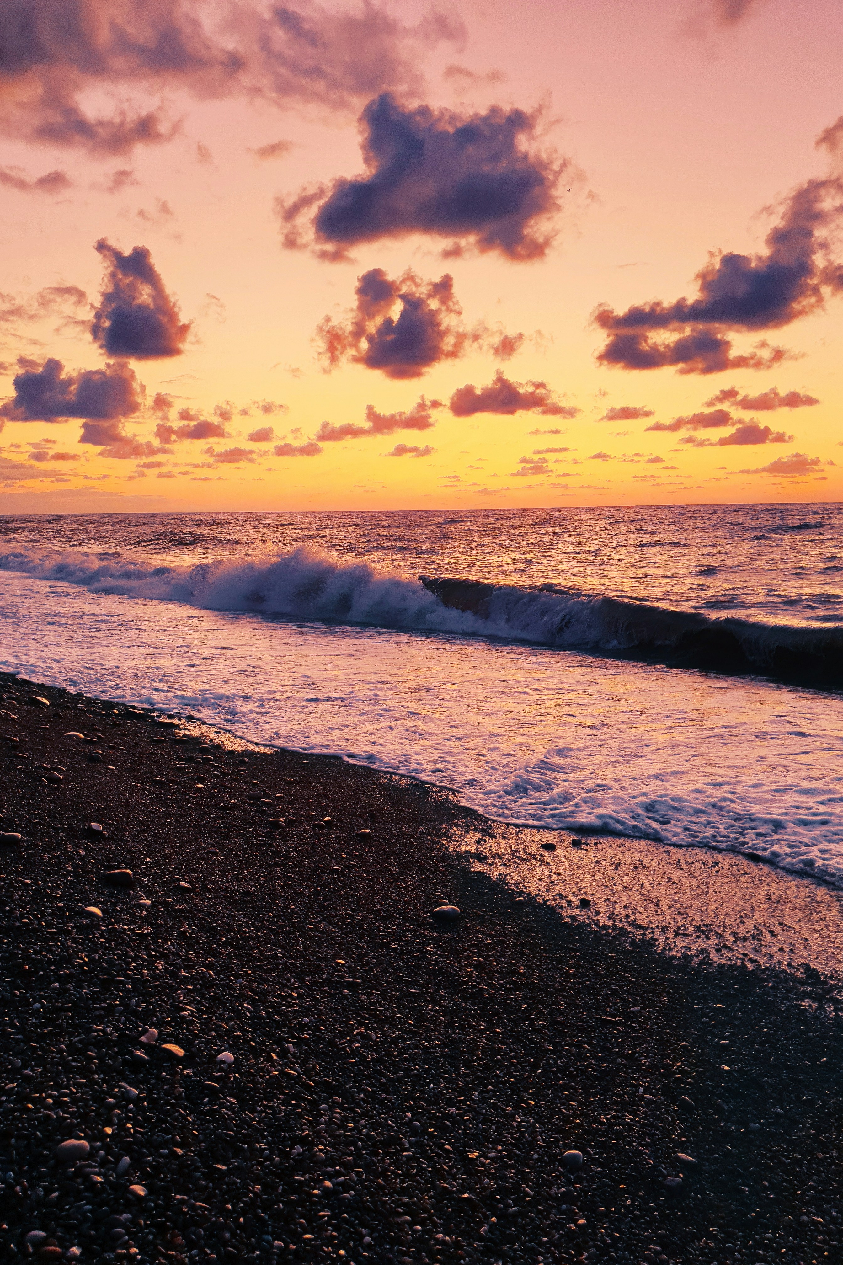 Foto zum Thema Ein Strand mit Wellen, die ans Ufer kommen – Kostenloses ...