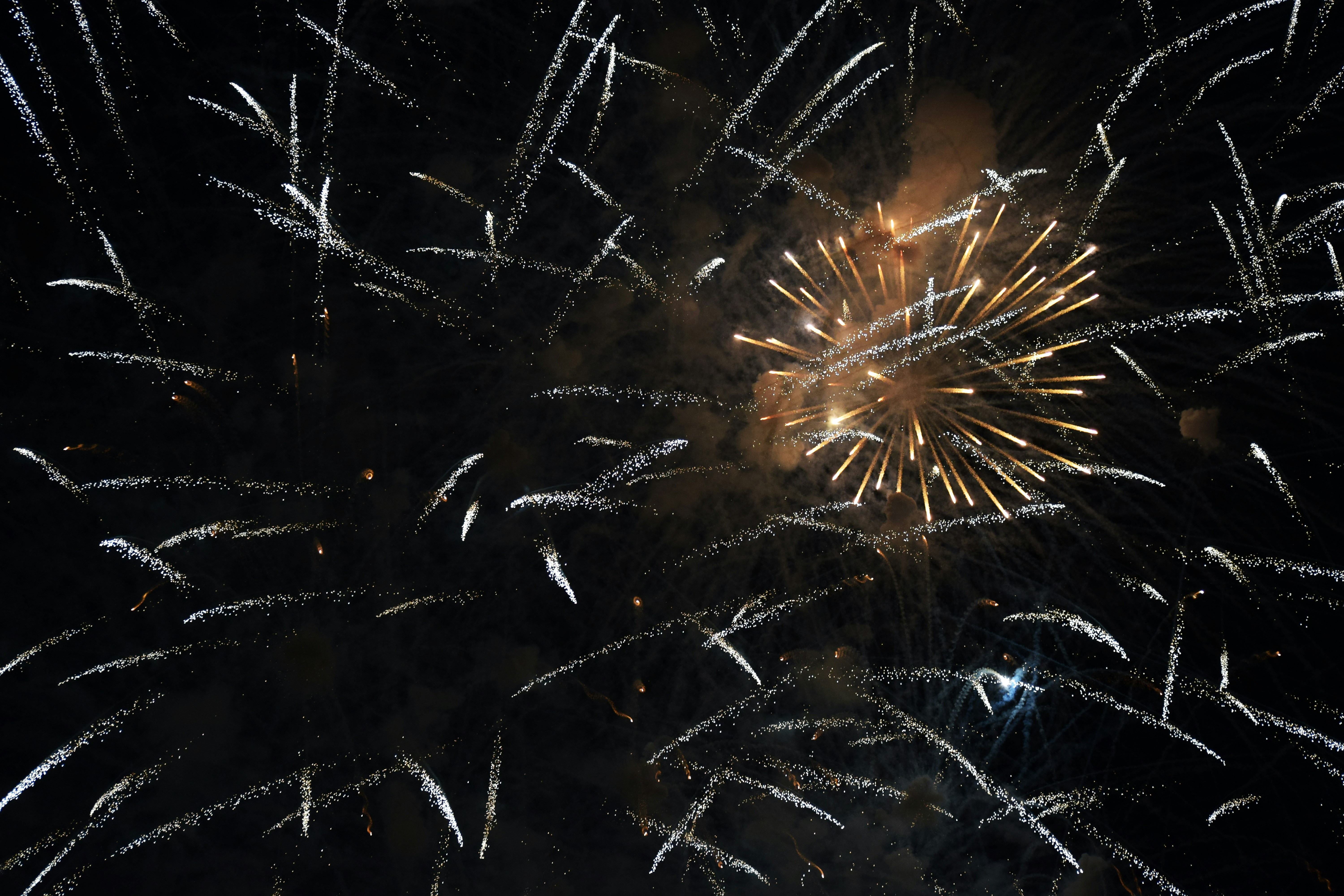 White and brown fireworks display photo – Free Wallpapers Image on Unsplash