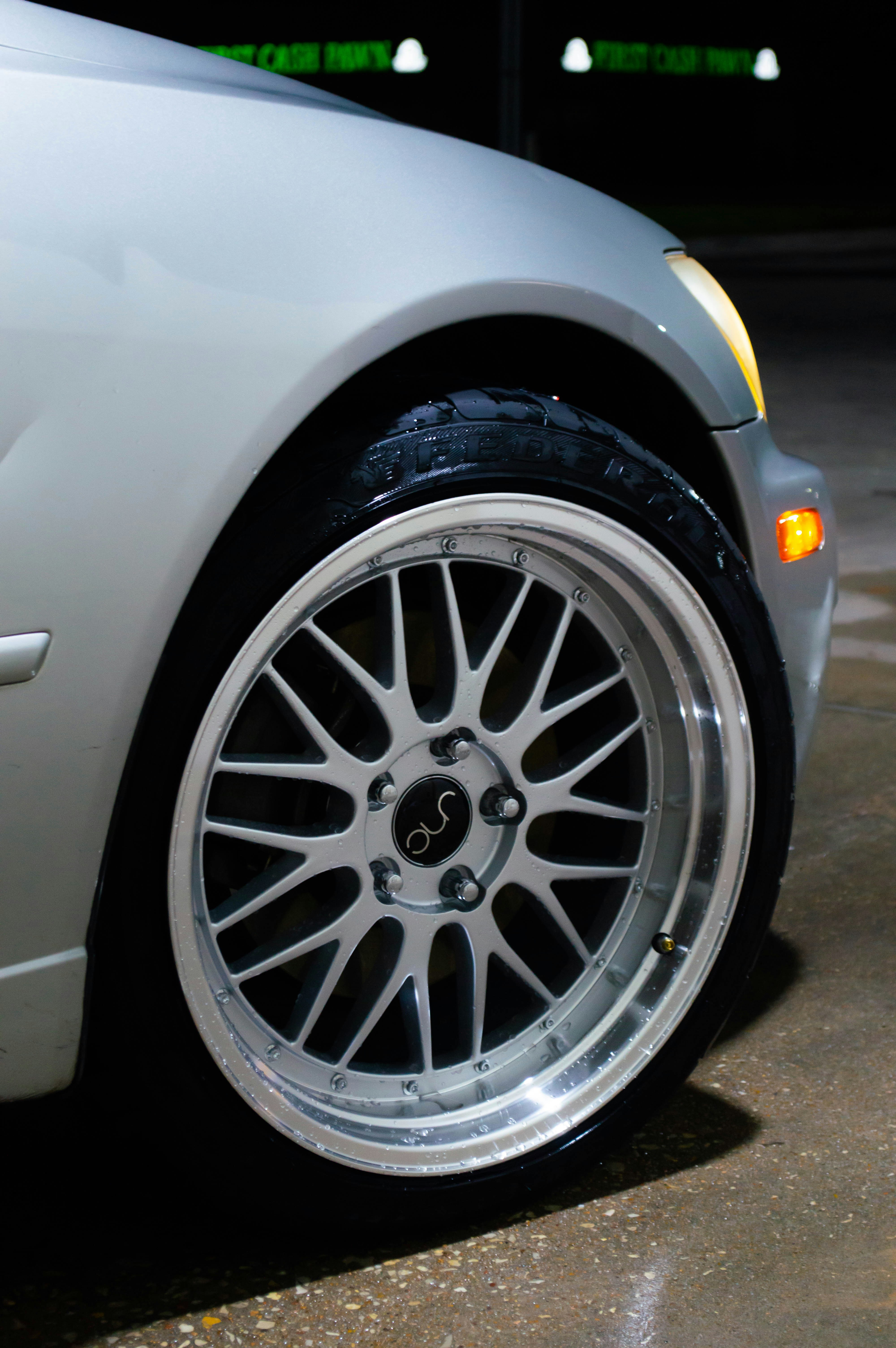 Chrome multi spoke wheel with tire photo – Free Cars Image on Unsplash