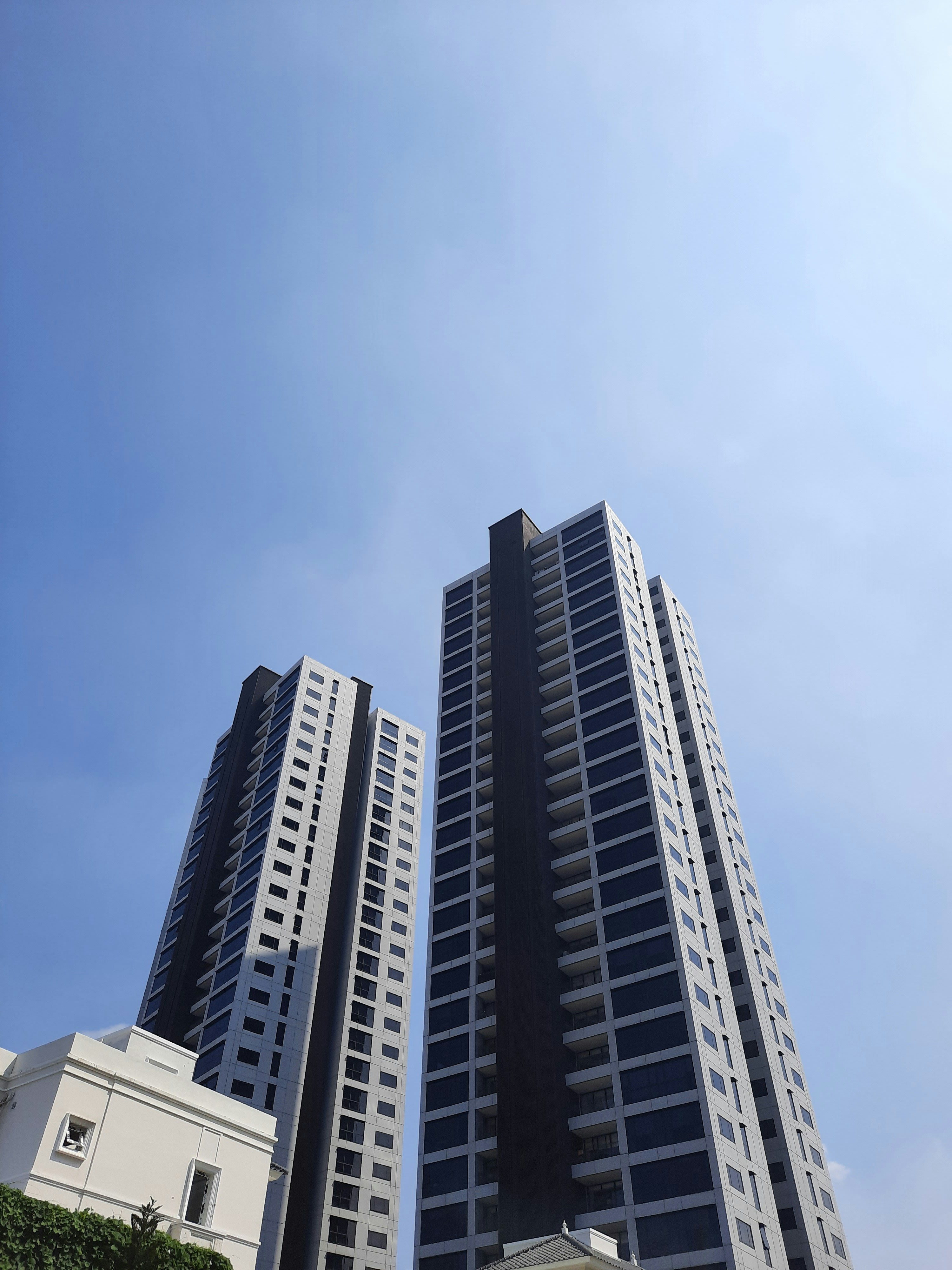 White and black high rise building photo – Free Building Image on Unsplash