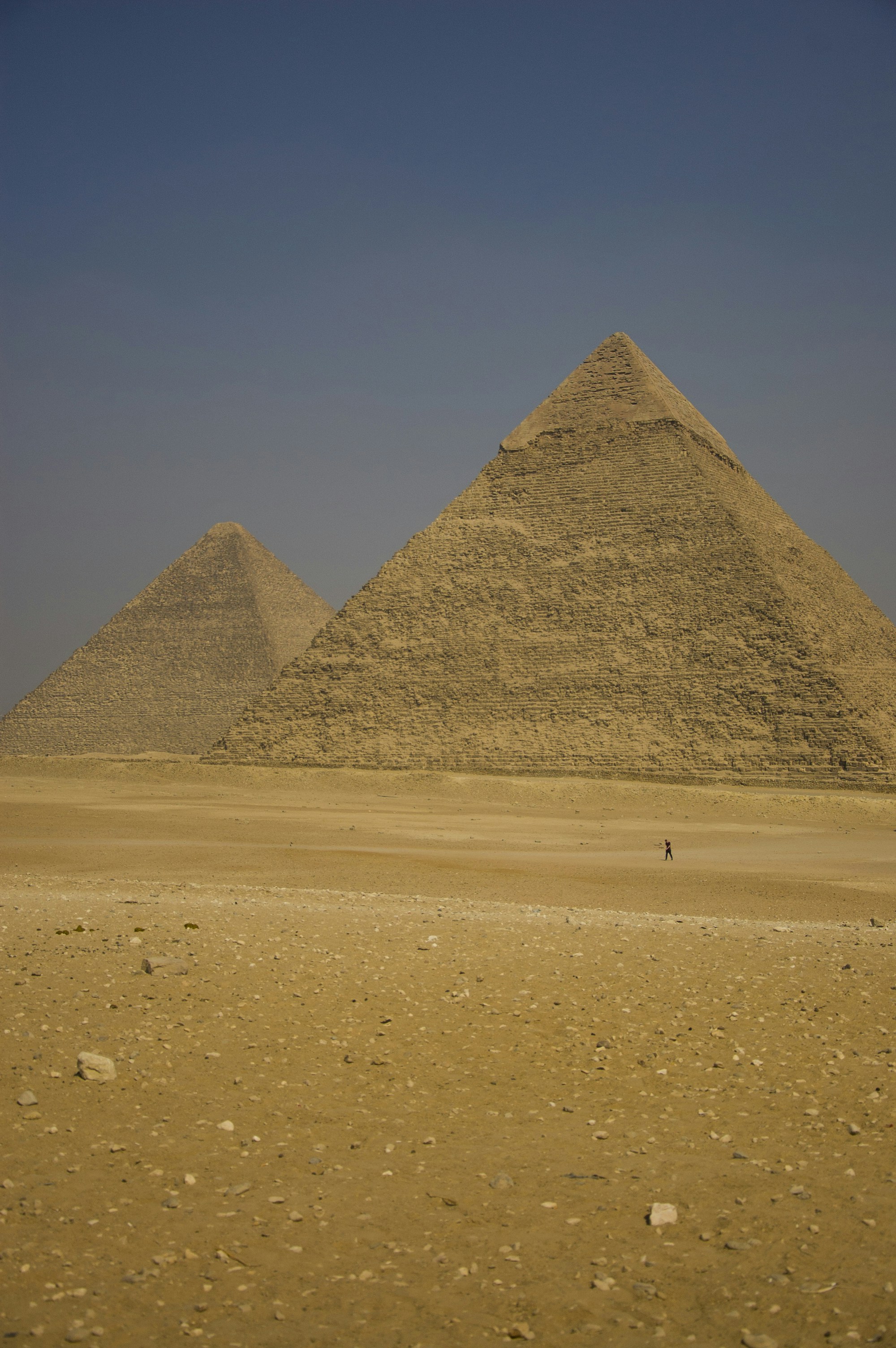 Pyramid of giza in the desert photo – Free The pyramids of giza Image ...