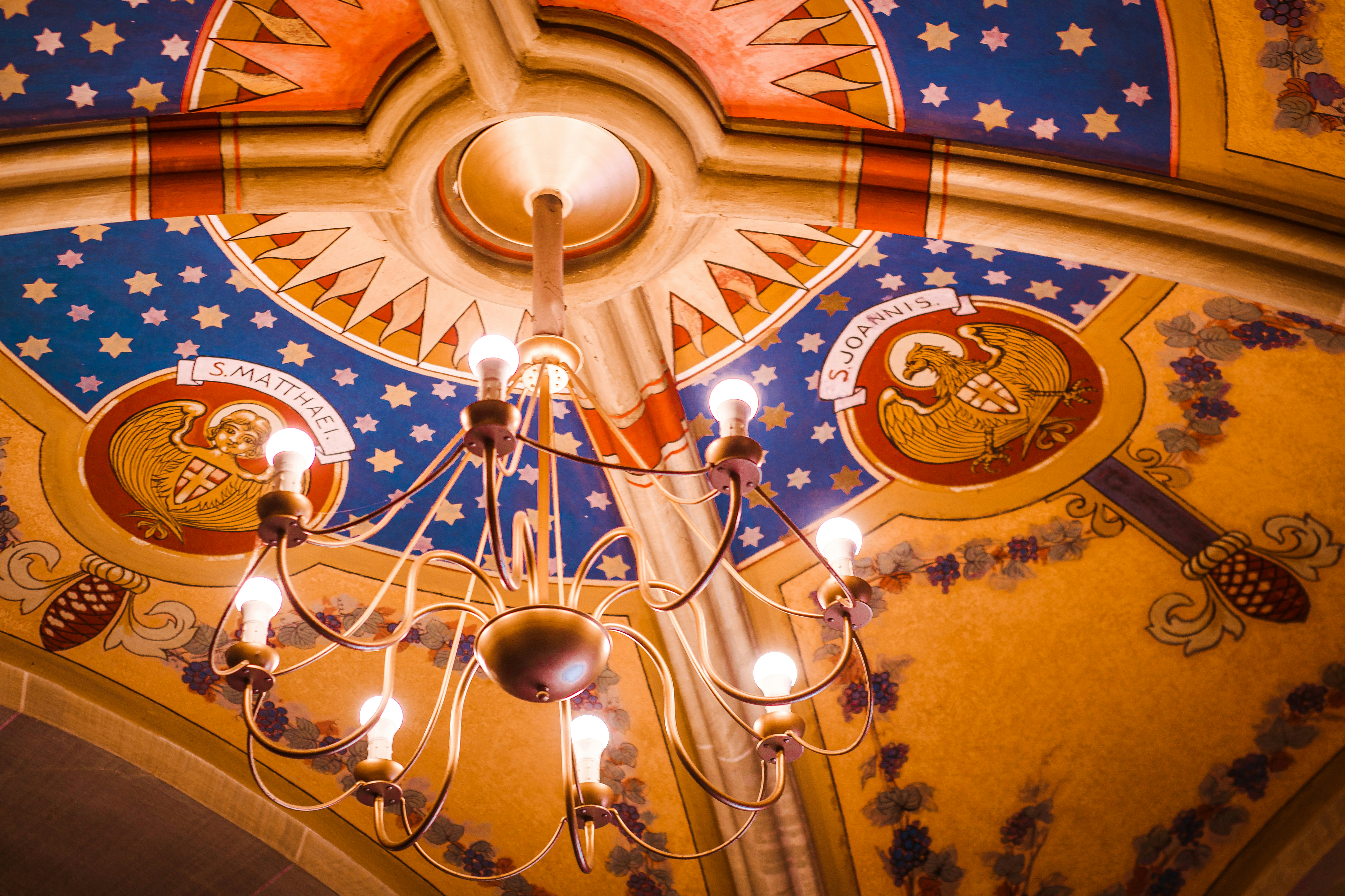 Ornate Ceiling Elegance