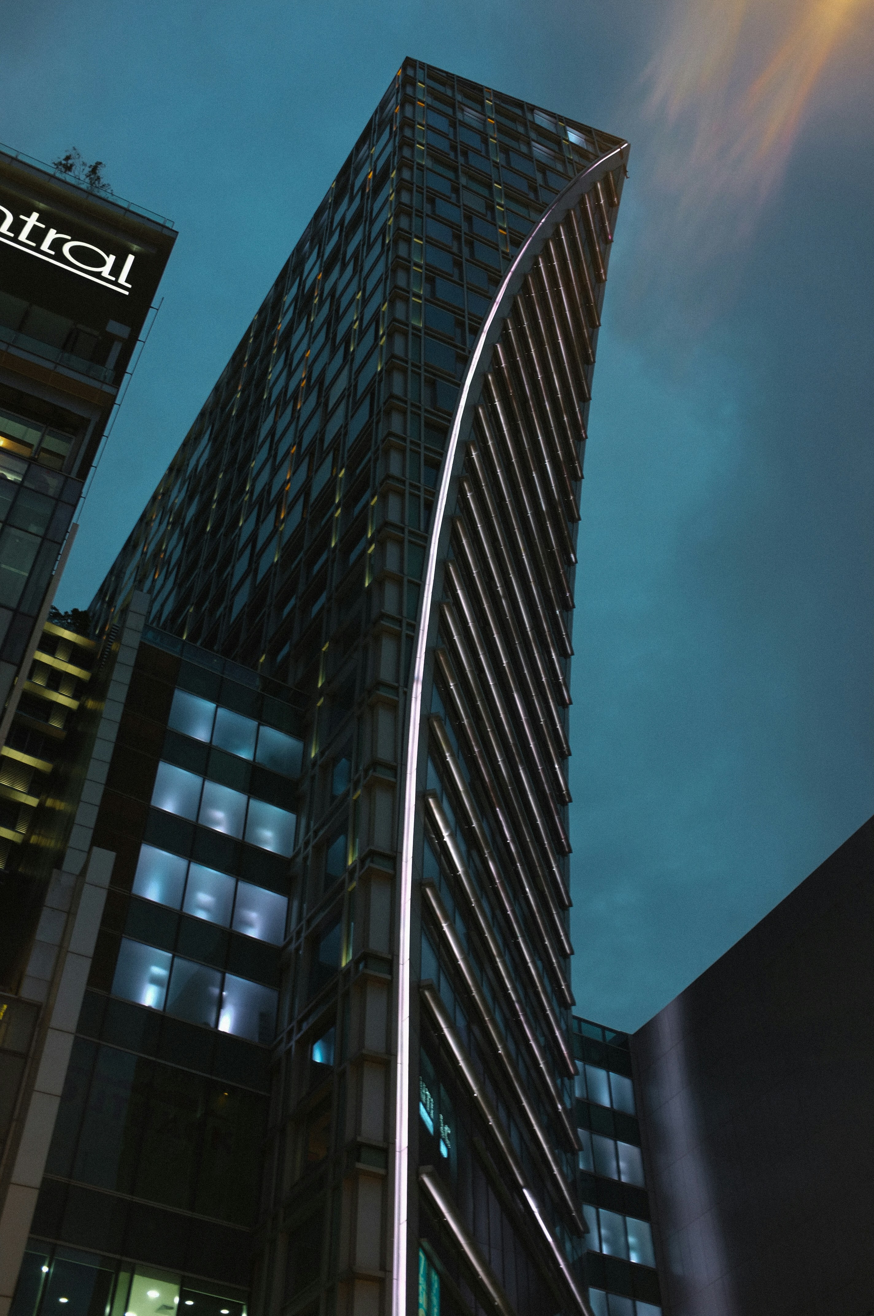 Curved Reflections of Urban Innovation