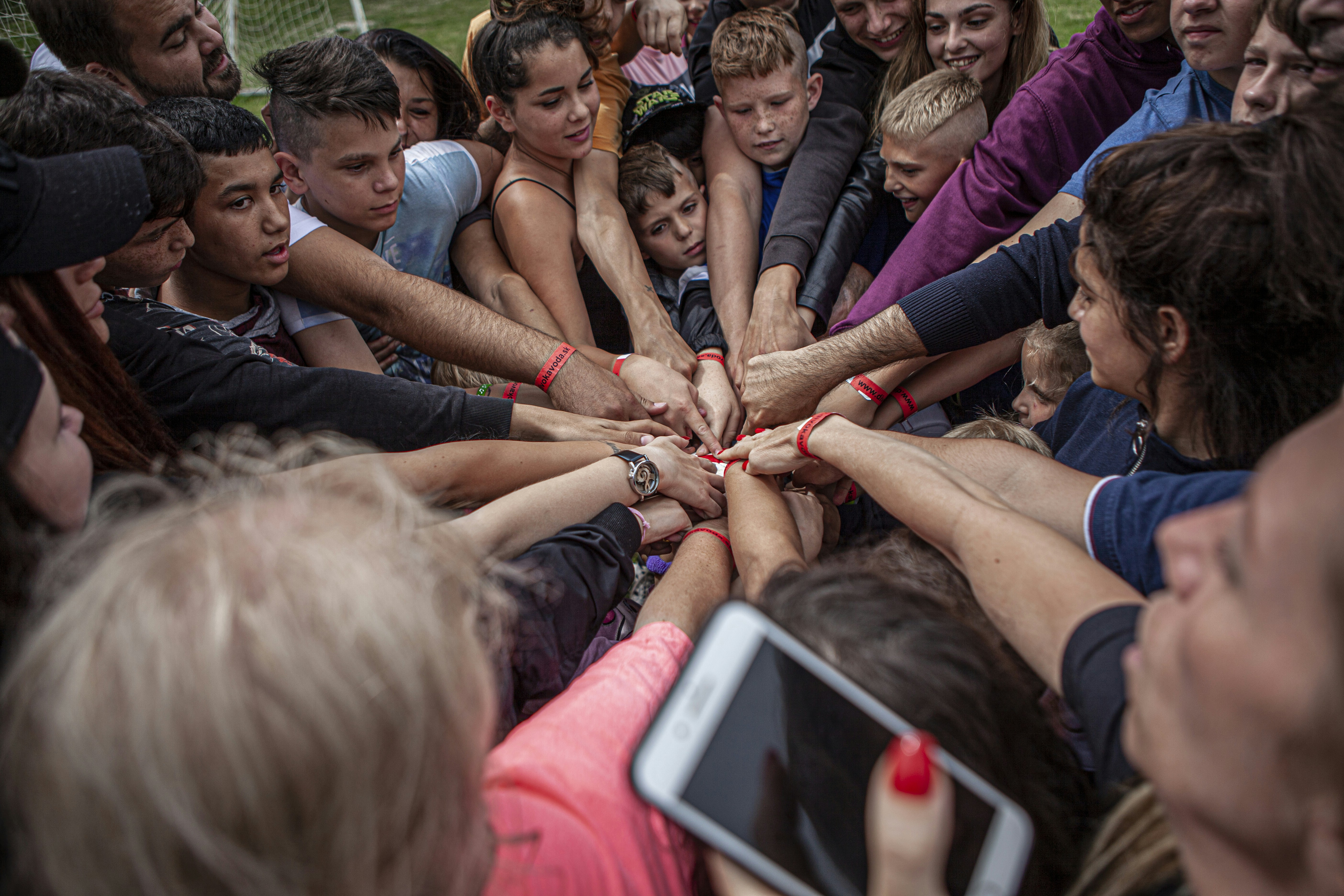Huddle Pictures | Download Free Images on Unsplash