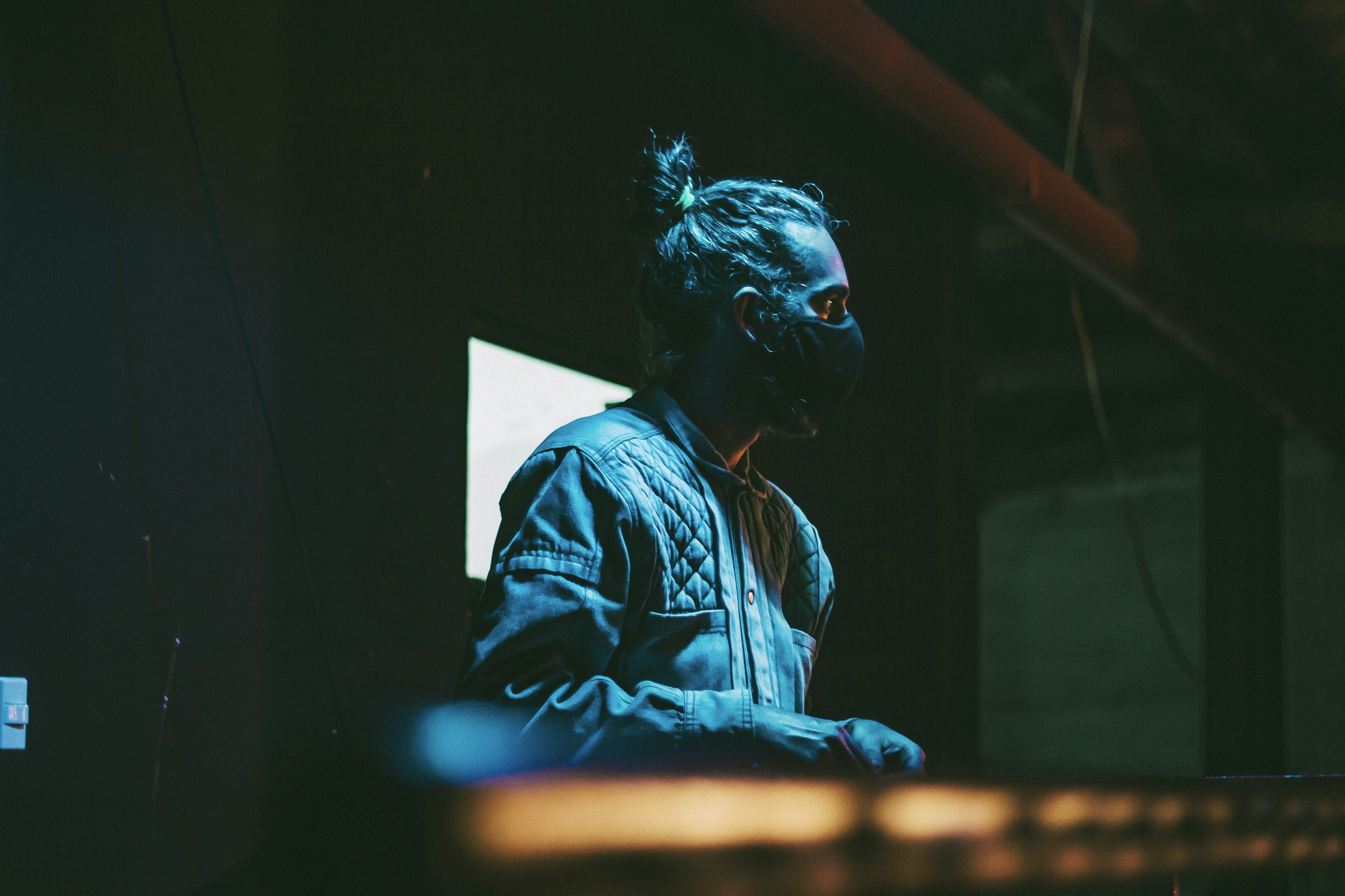 Midnight Performer in the SpotlightRaphael Fernandes