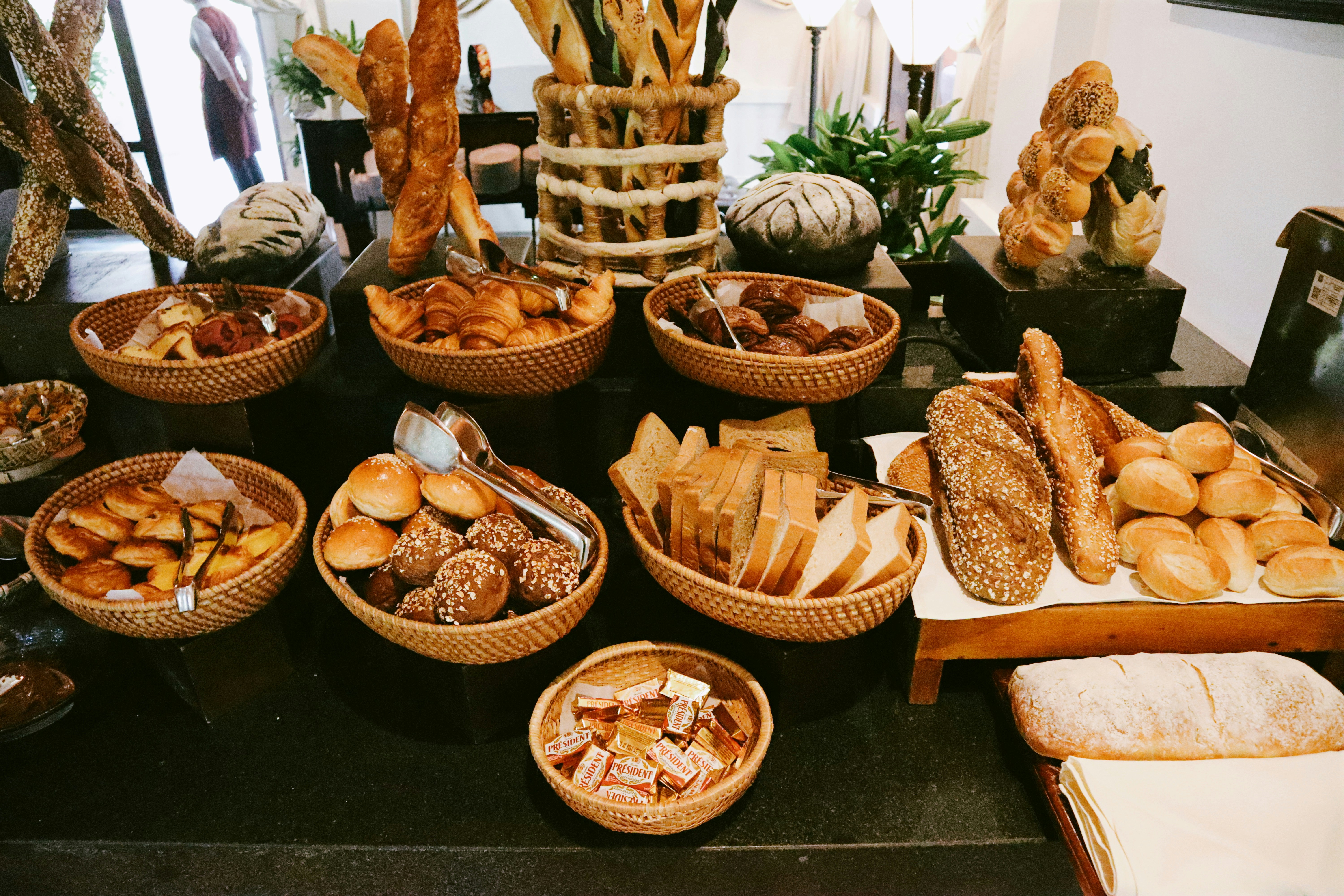 brown wooden bread on brown wooden tray
