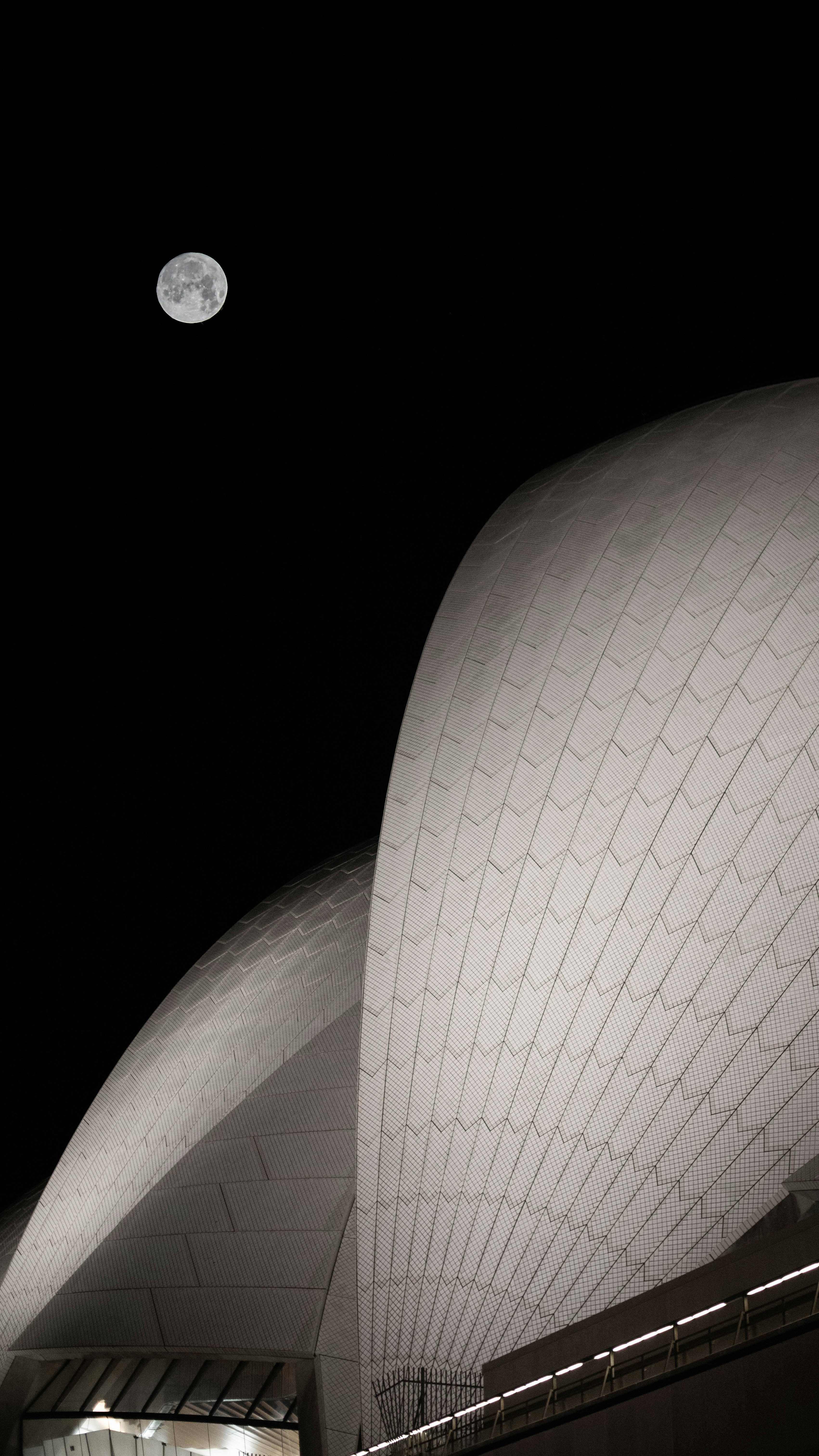 Moon over the Sails: Night Geometry of the Opera House's Tiled Facades
