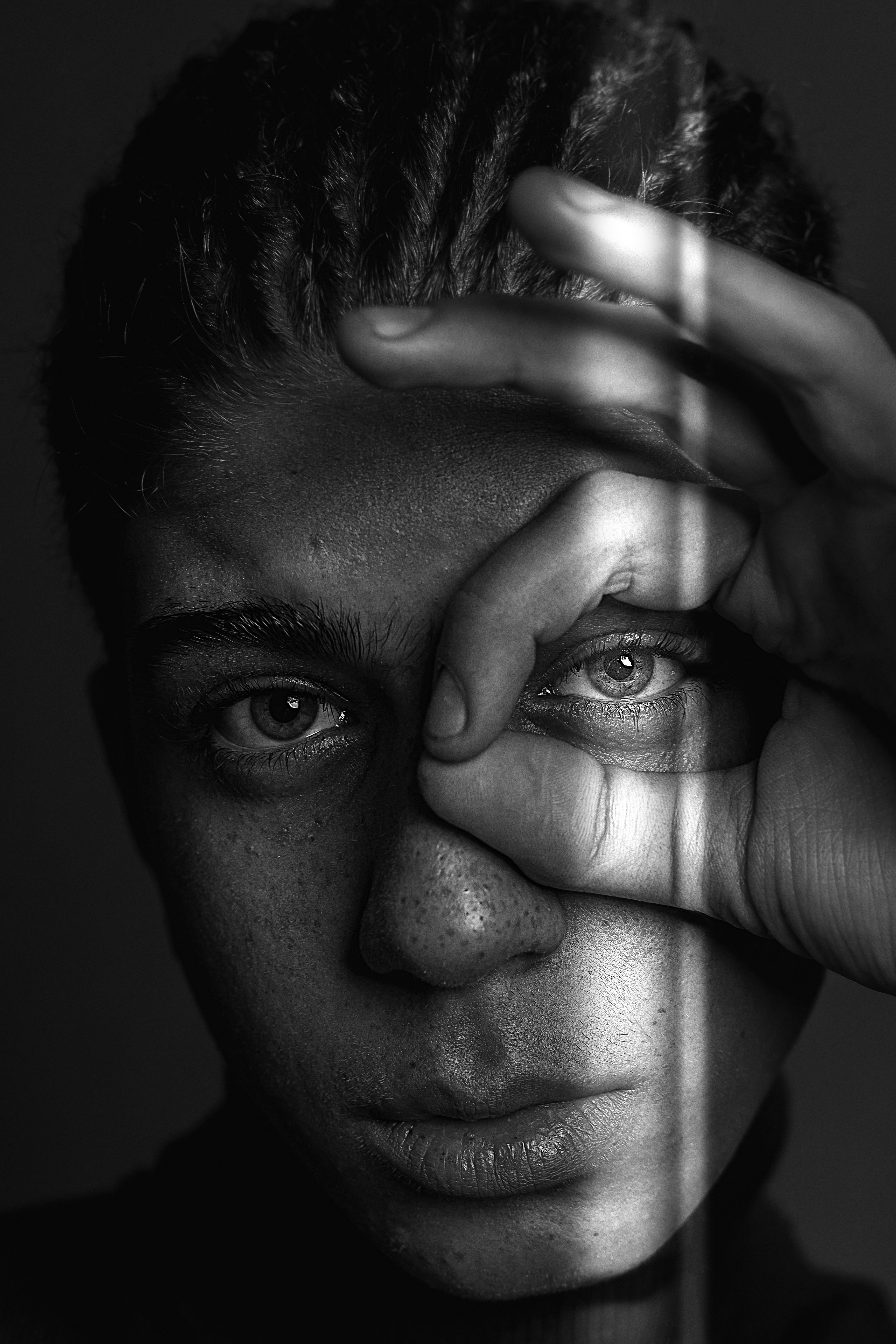 Grayscale photo of mans face photo – Free Iranian Image on Unsplash