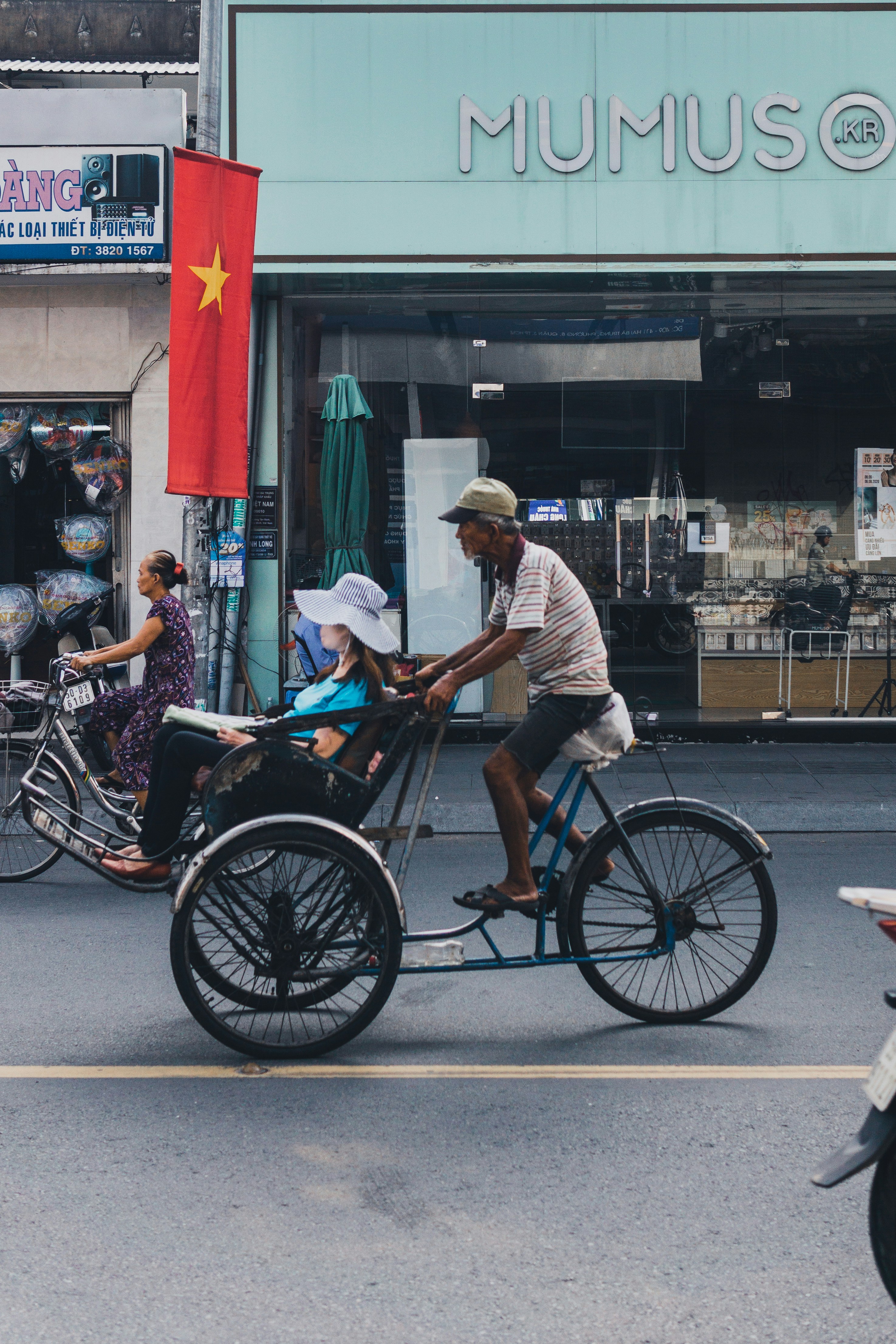 Définition de cyclo | Dictionnaire français | La langue française