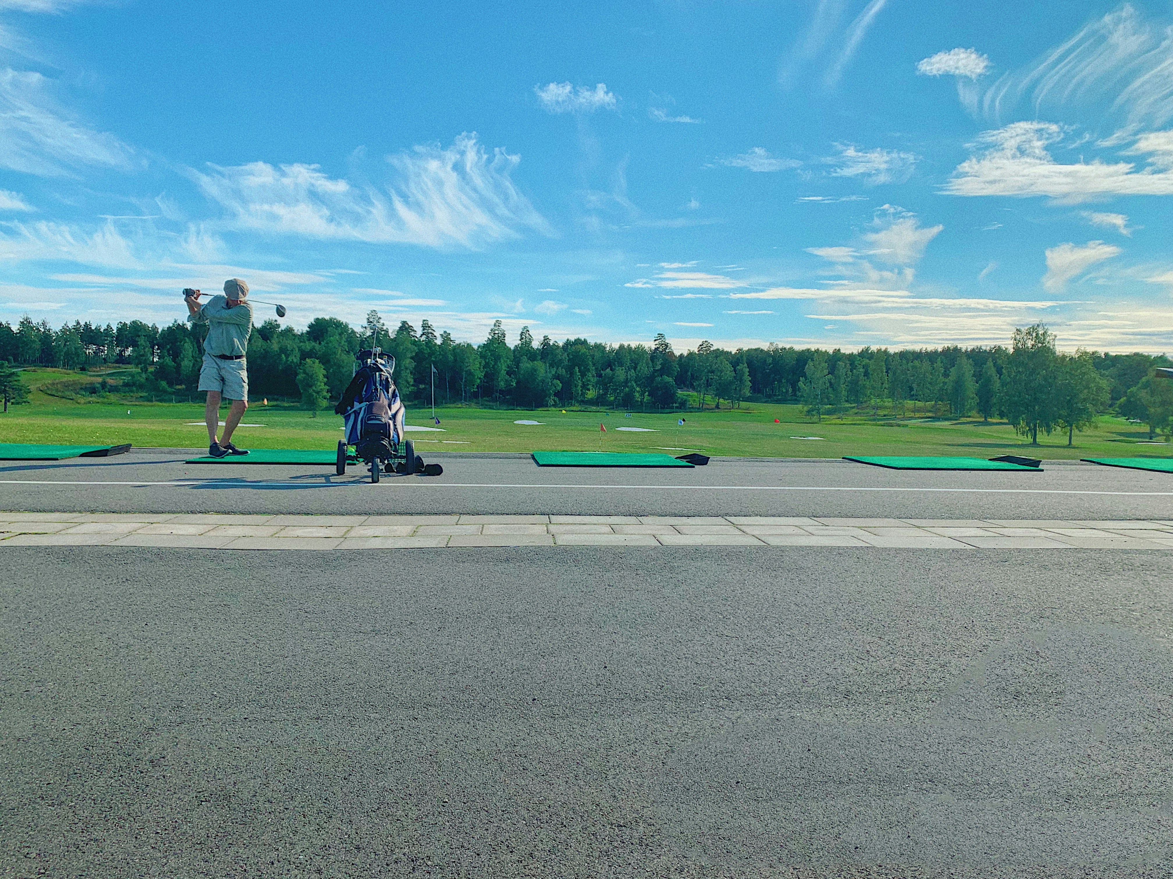Golfers' Morning at the Range