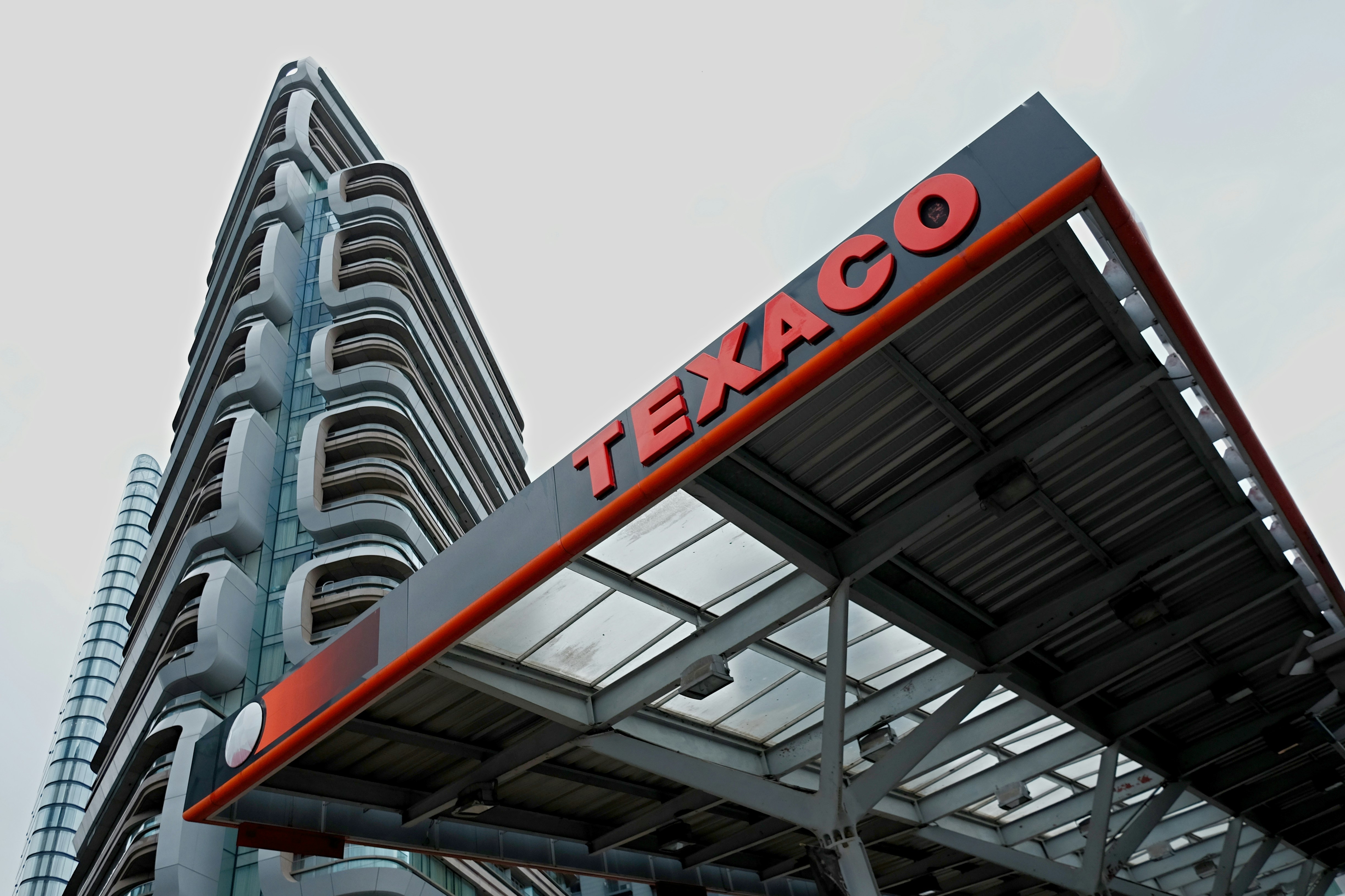 Verizon Climbs as California Grants Final Nod for $9.6B Frontier Deal ...