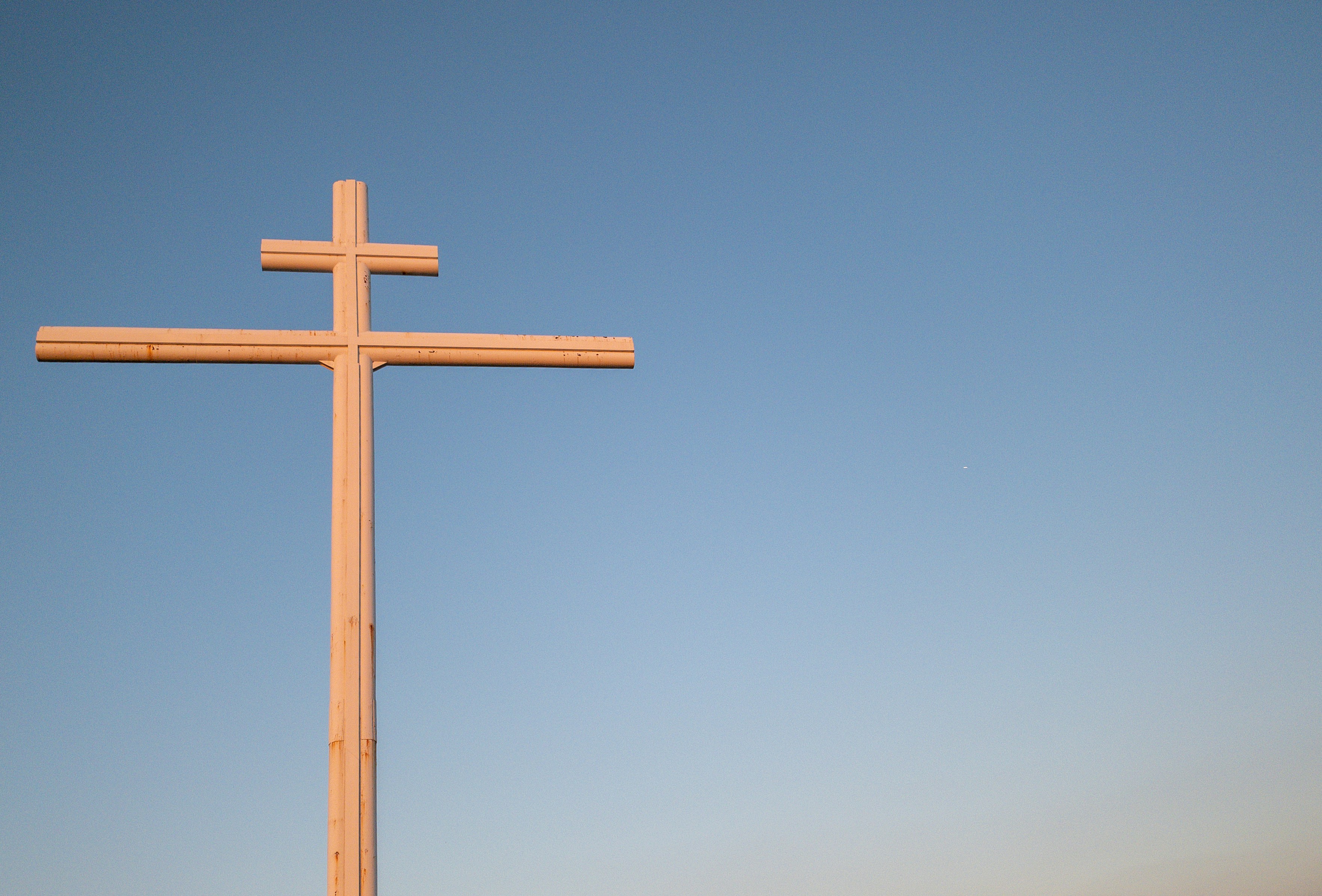 Brown wooden cross under blue sky during daytime photo – Free Поклонный ...