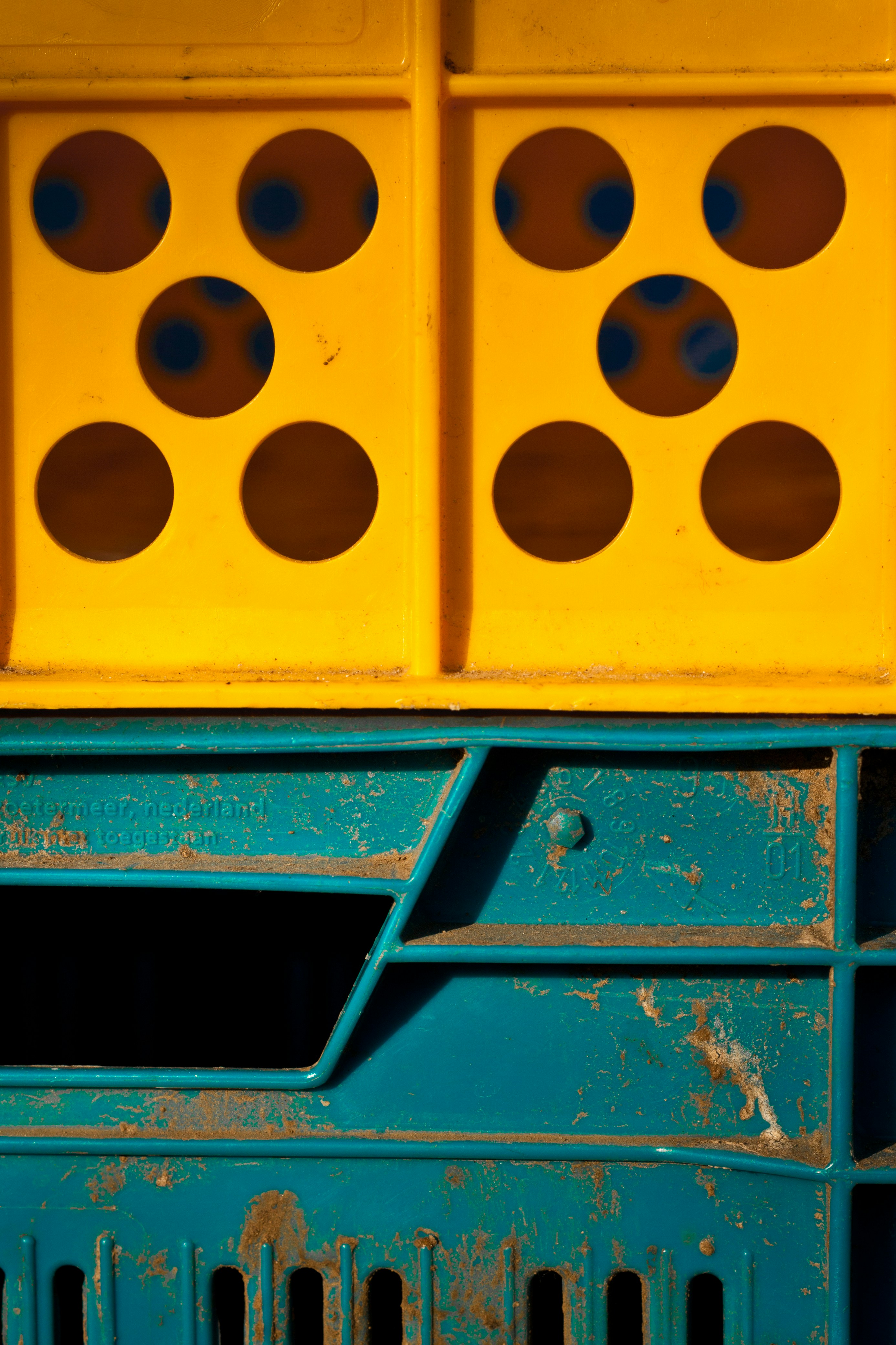 Blue and yellow metal frame photo – Free Case Image on Unsplash