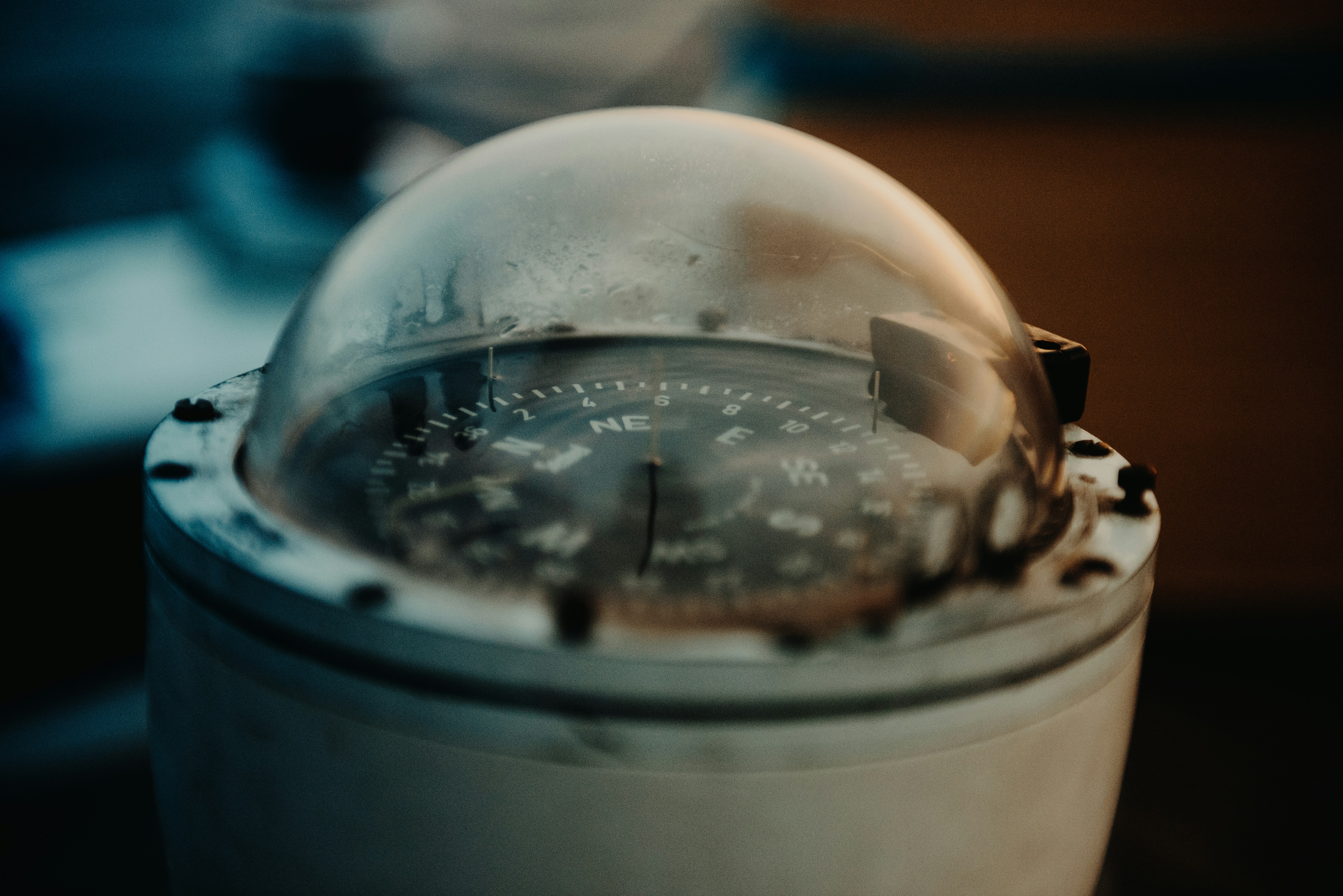 white and black analog gaugeFlavio