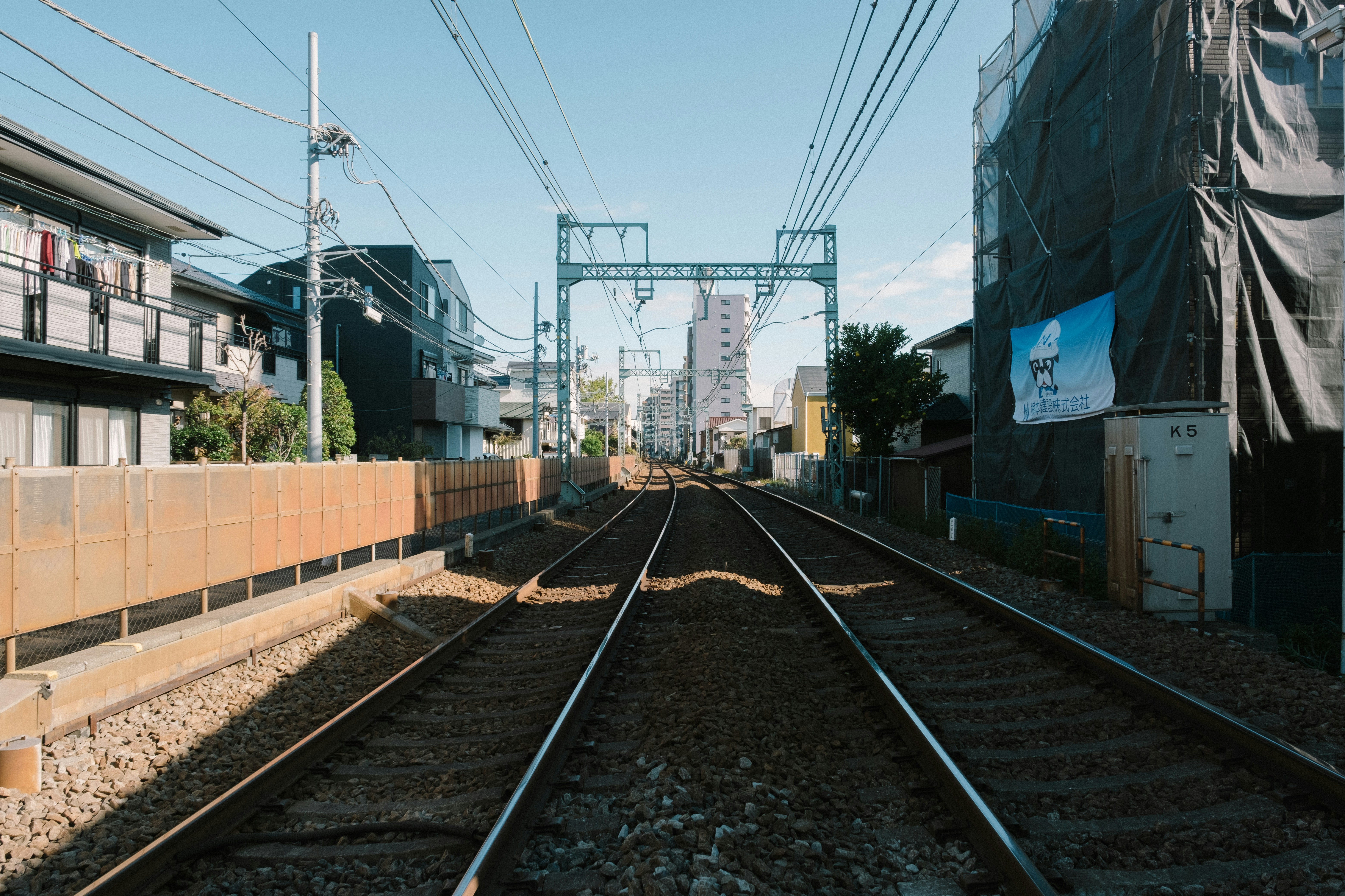 Train rail near train tracks photo – Free Japan Image on Unsplash