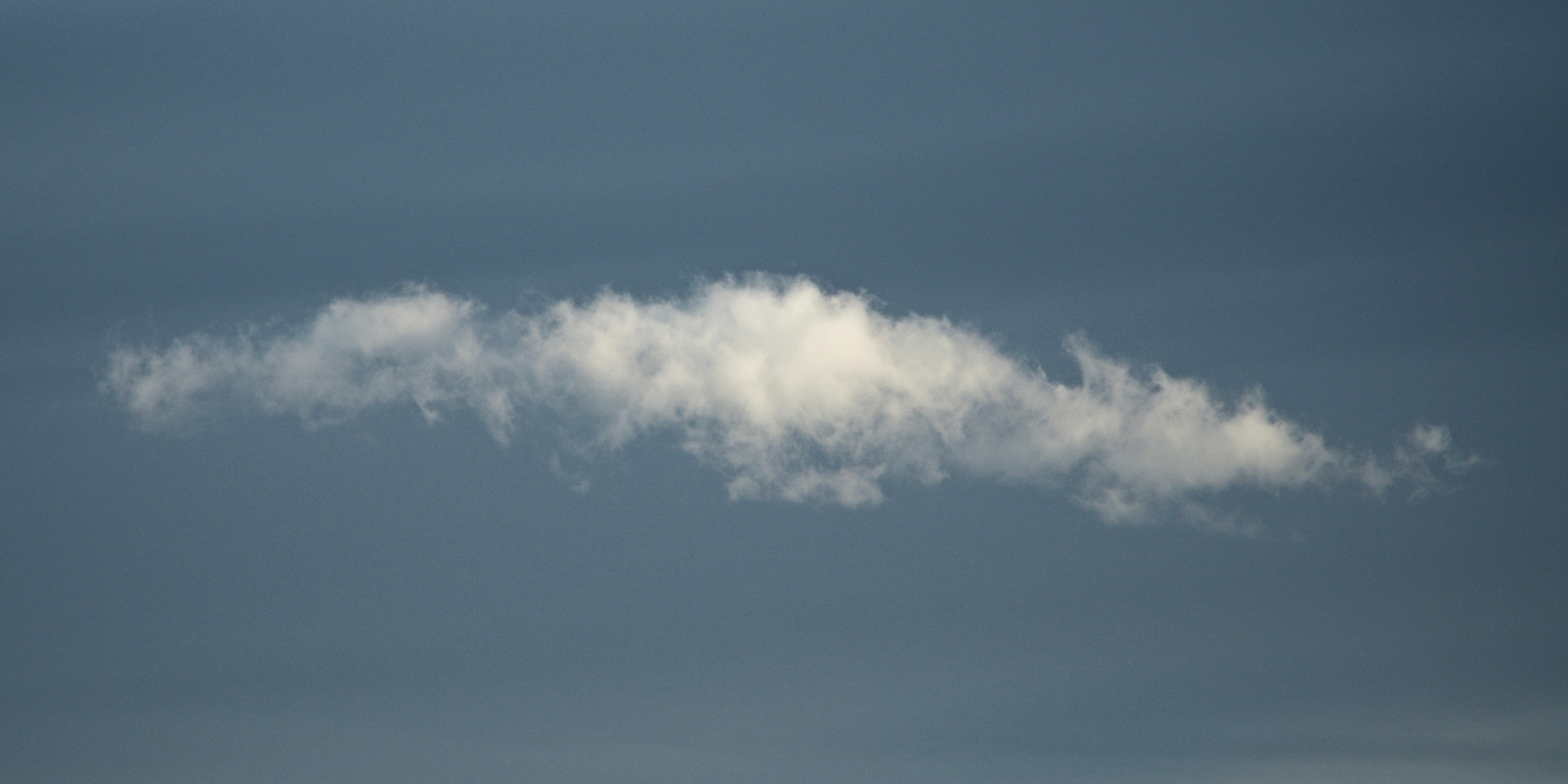 Isolated Cloud Drift in a Quiet Daze Sky