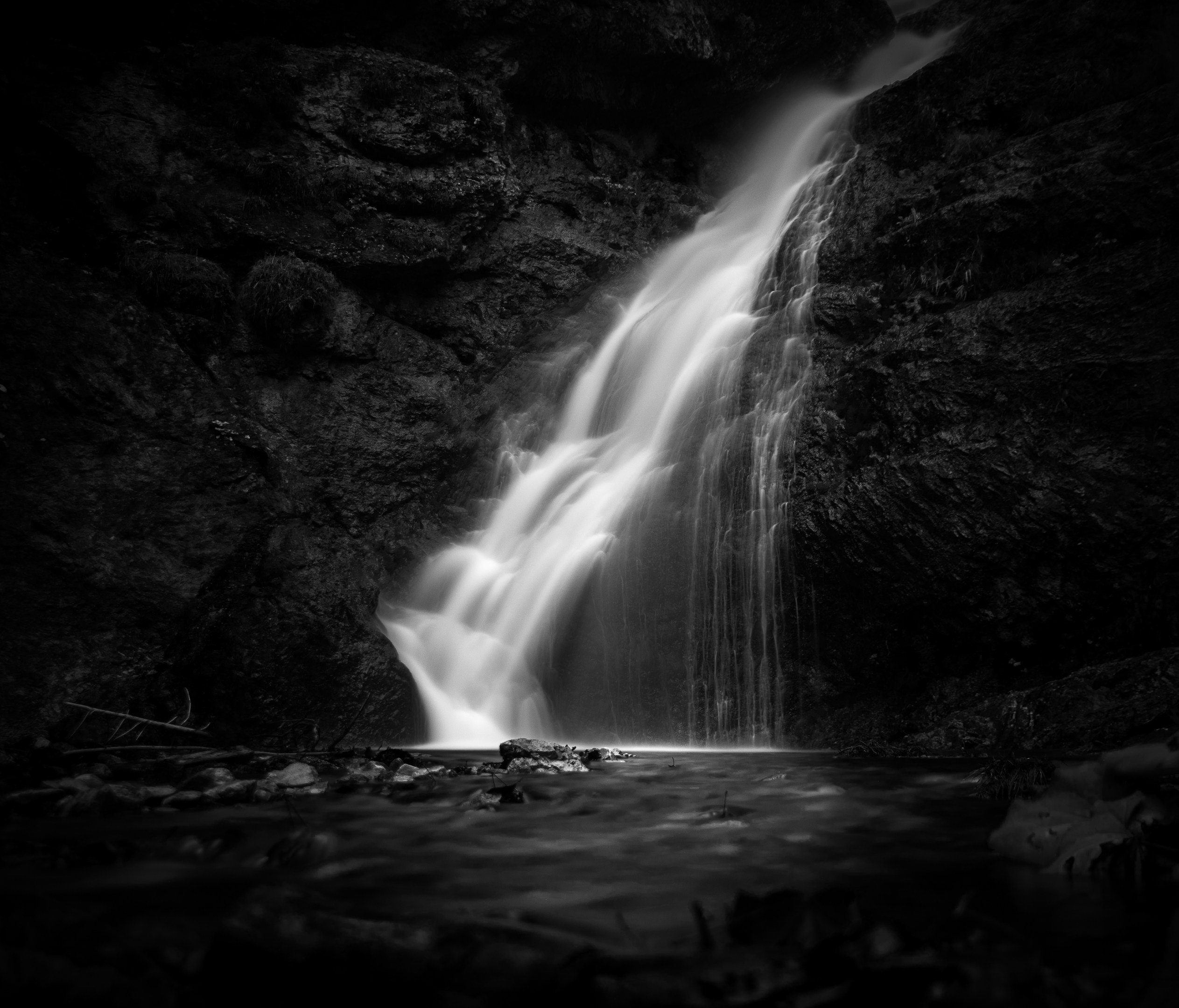 Grayscale photo of waterfalls in forest photo – Free Mittenwald Image ...