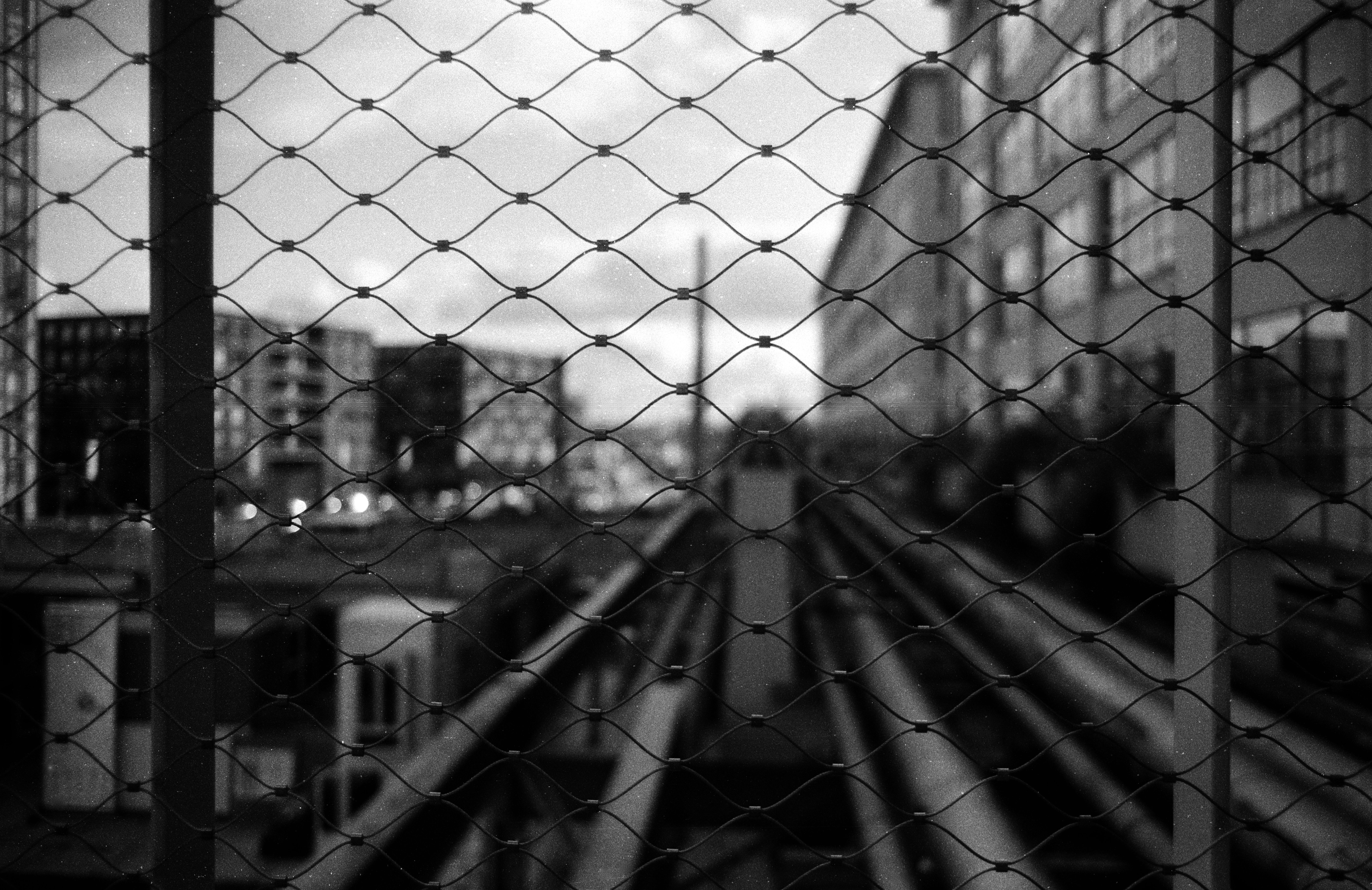 Urban Veil: Through the Mesh
