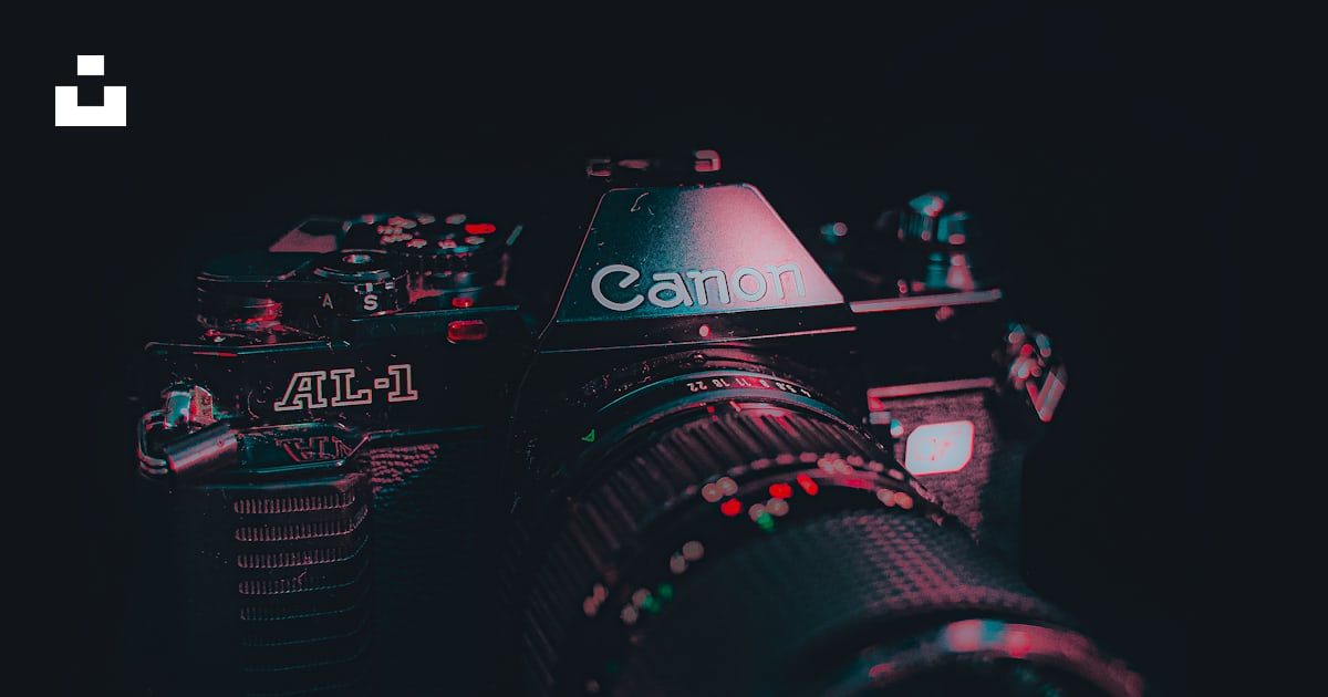 블랙 표면에 블랙 니콘 Dslr 카메라 사진 Unsplash의 무료 사진기 이미지
