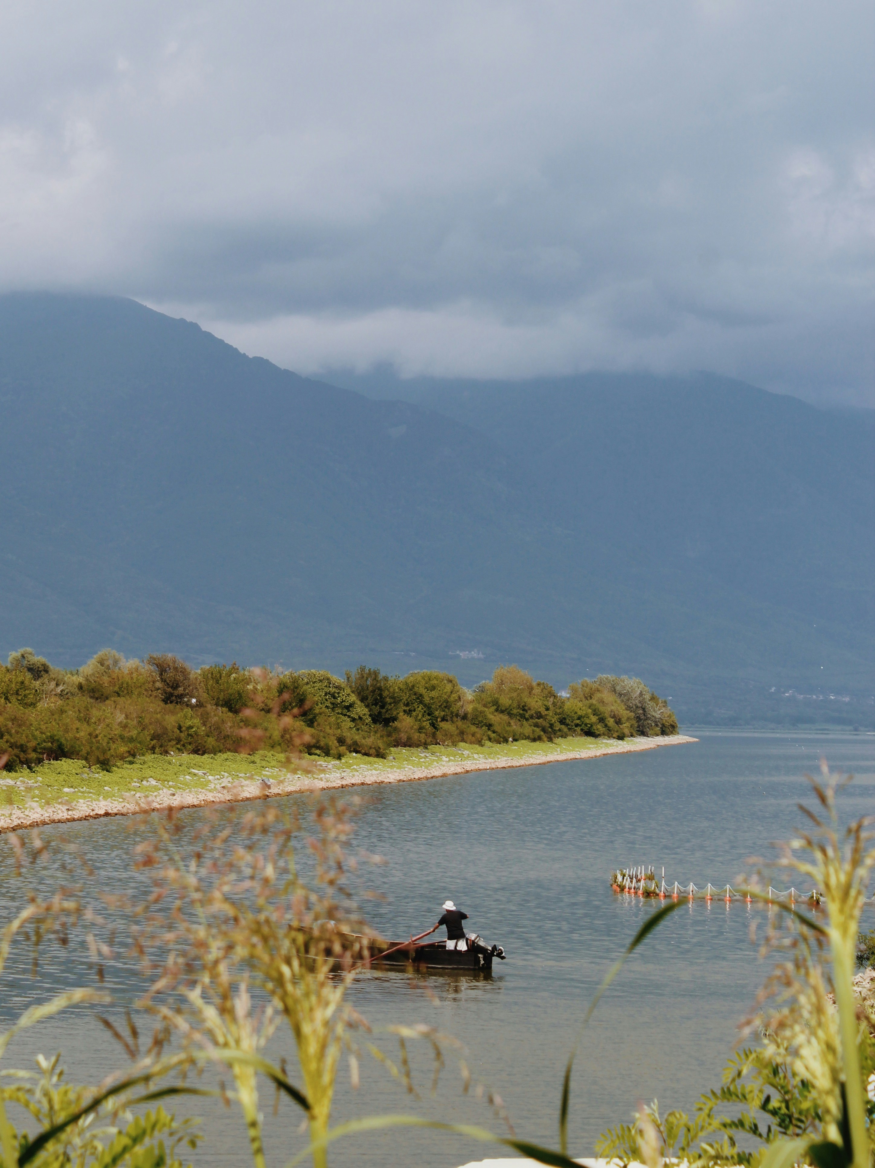 People riding boat on river during daytime photo – Free Lithotopos ...