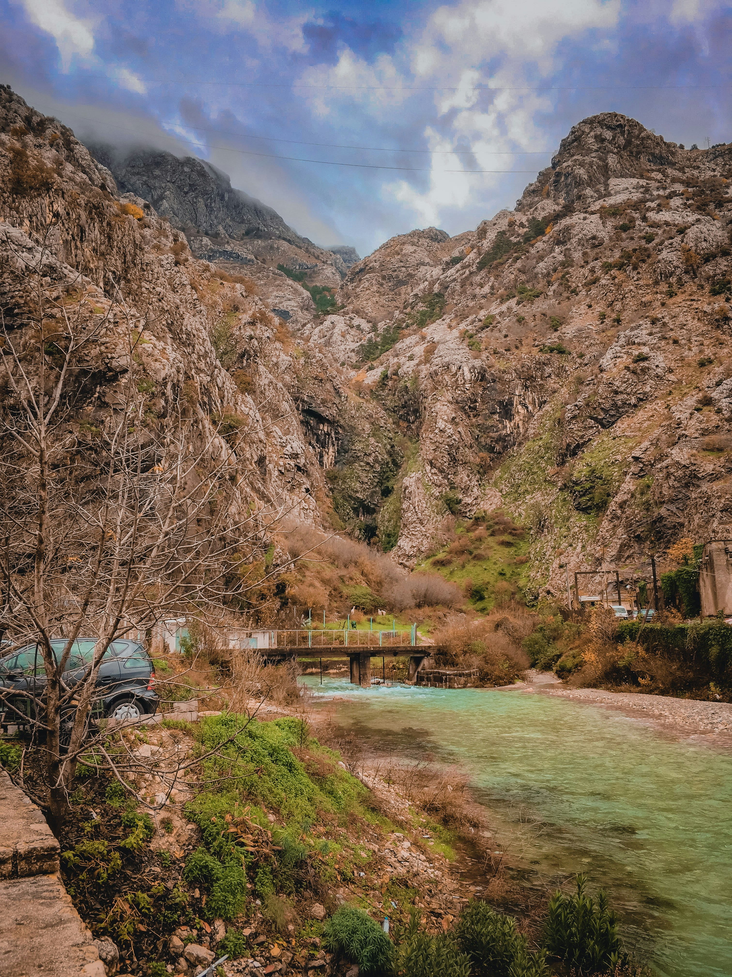 Emerald Gorge Bridge: A Quiet Convergence of Stone and Water