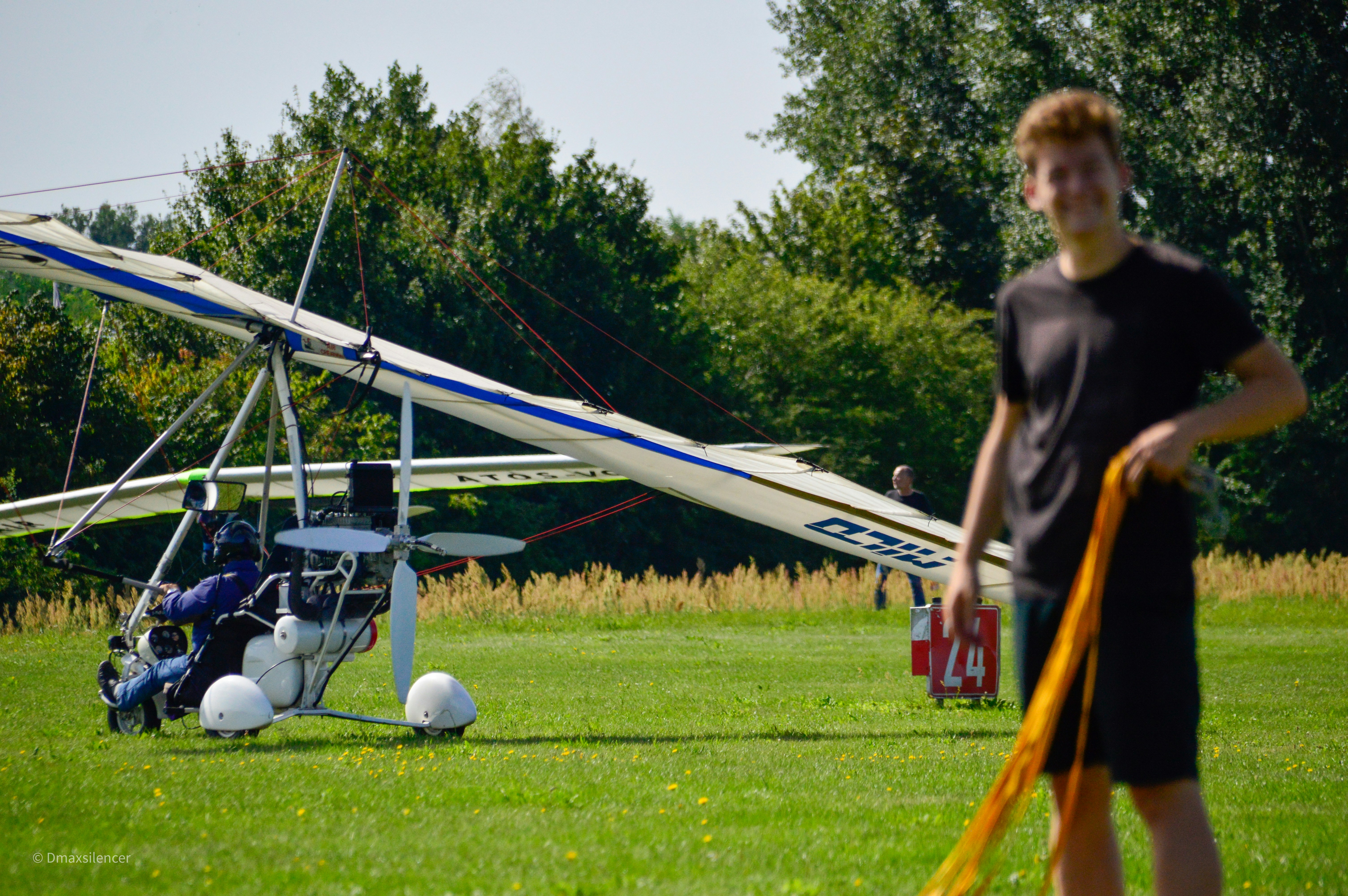 Grounded Glider and the Field of Focus